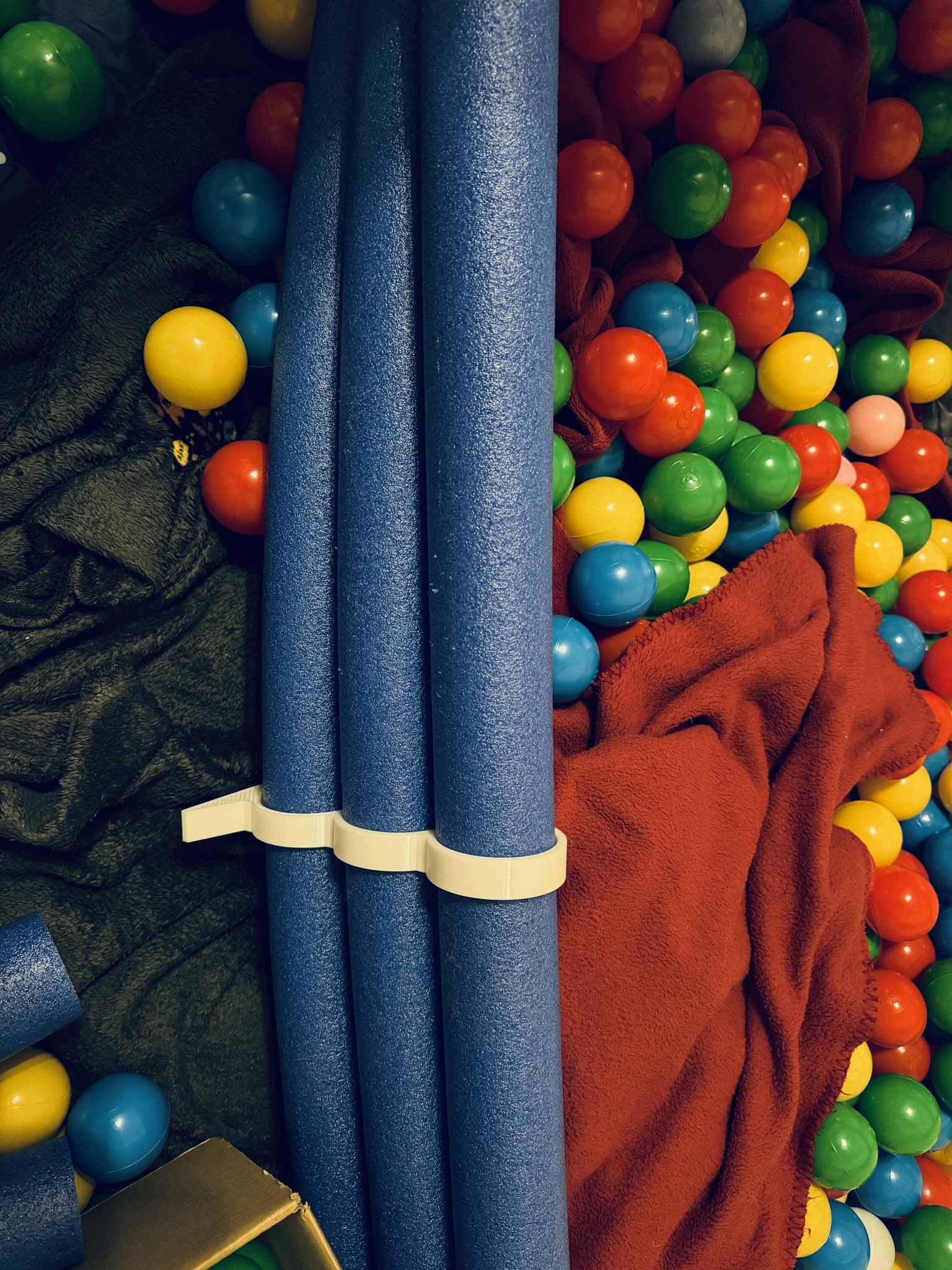 Vertical Pool Noodle Connector by Sir PrintALot | Download free STL ...