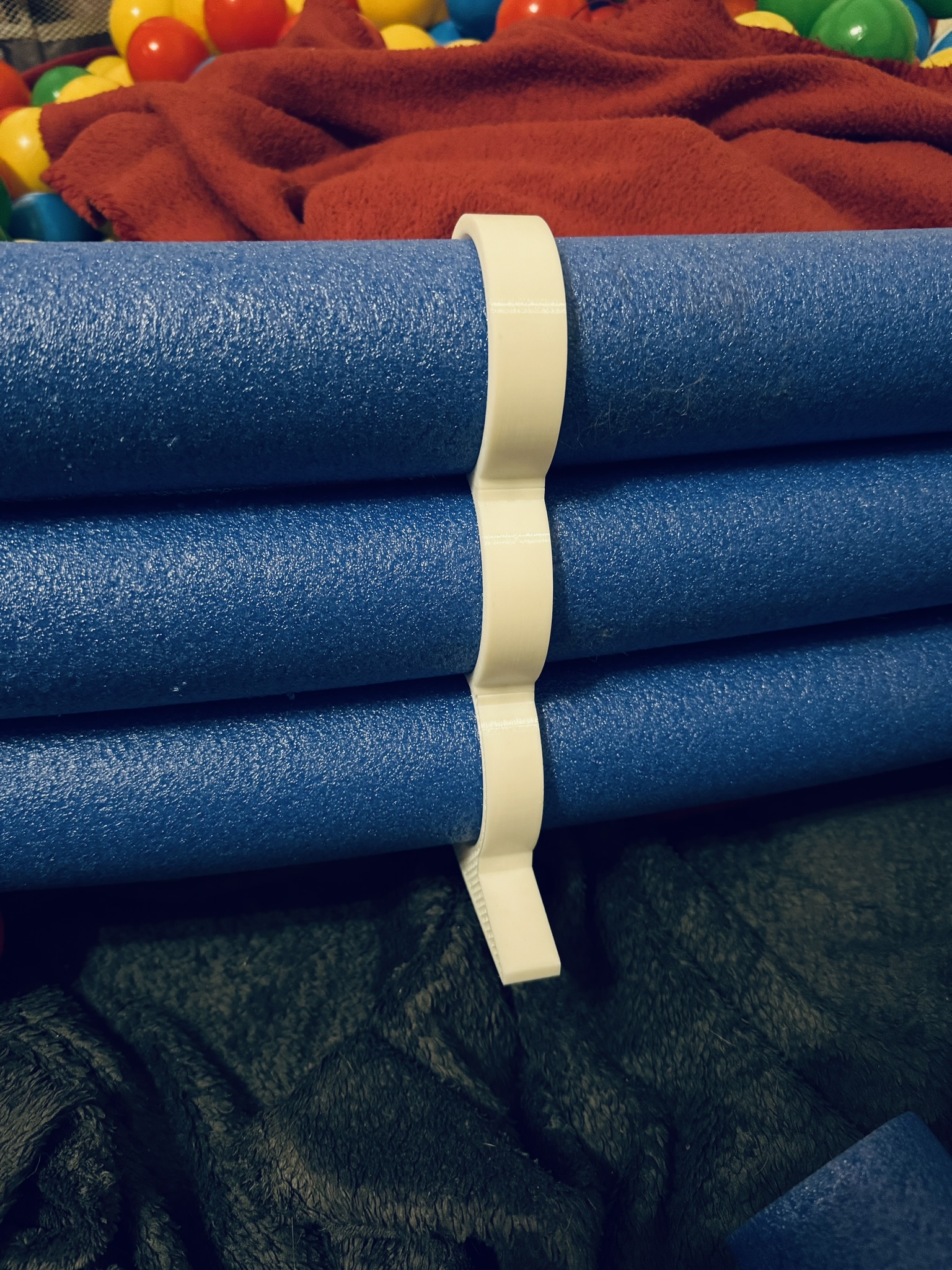 Vertical Pool Noodle Connector by Sir PrintALot | Download free STL ...