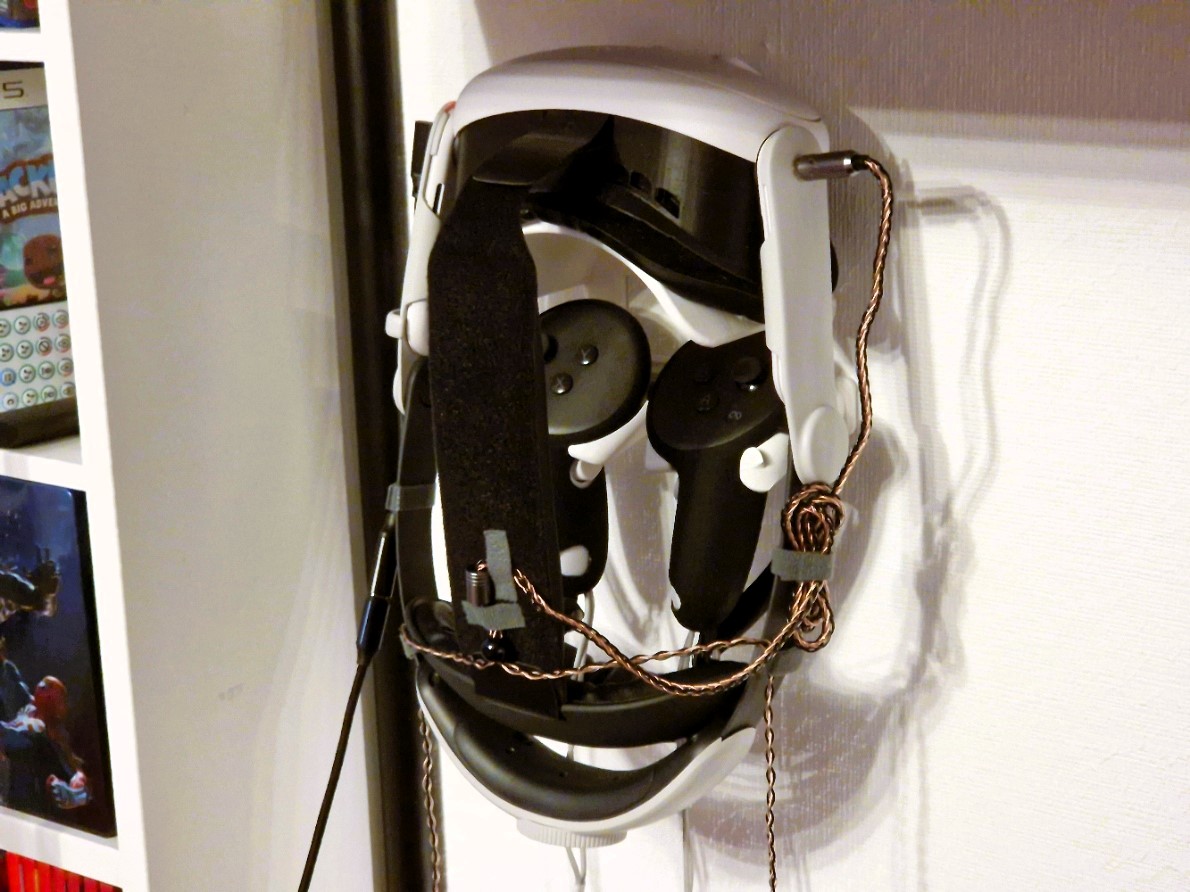 Quest 3 Wall Mount (Headset + Controllers) by SmashD | Download free ...