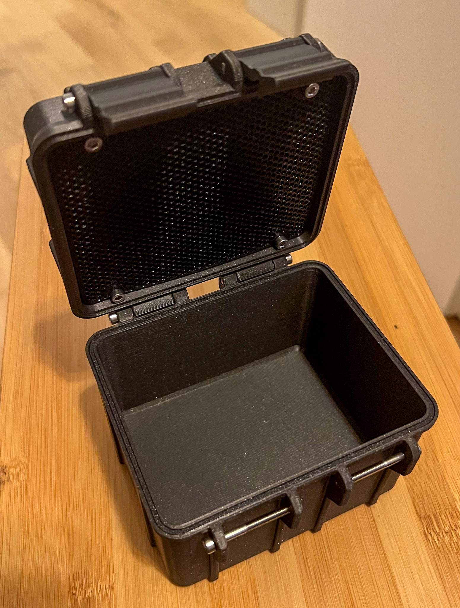 Rugged Dry Box for Granulated Materials by stefanlitter | Download free ...