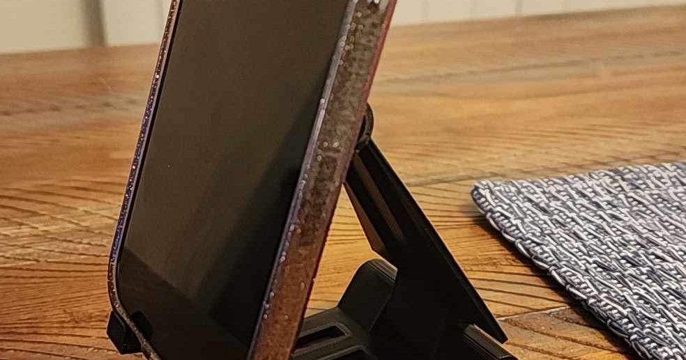 Adjustable Phone Stand by JM Designs | Download free STL model ...