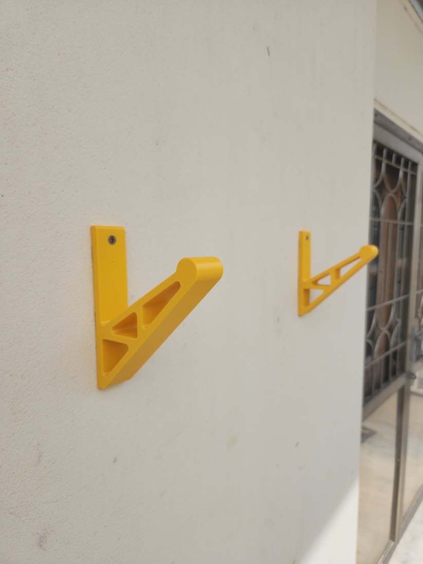 Helmet Wall Hanger (Bigger One) by FunFunBoy | Download free STL model ...
