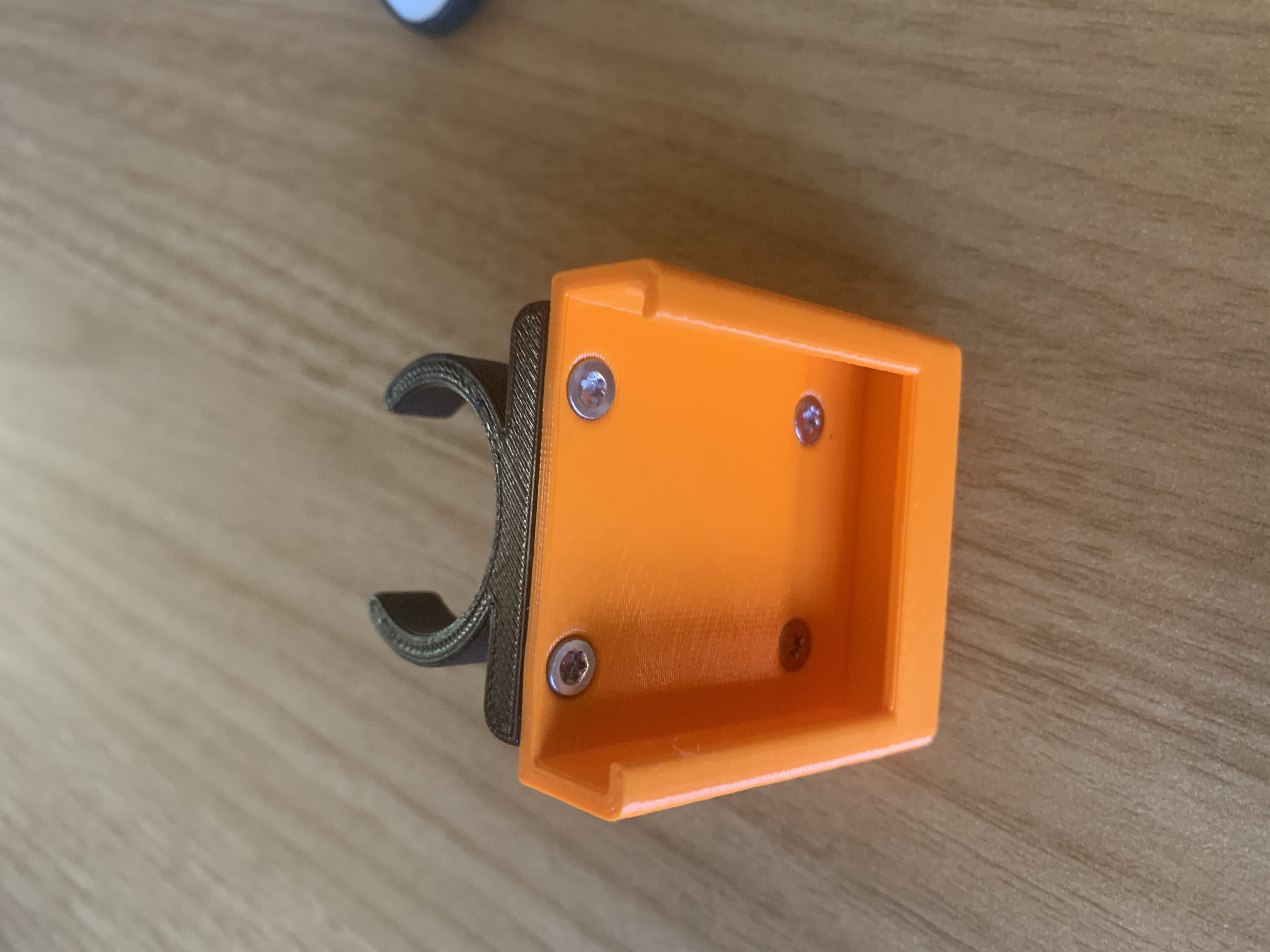 IR Remote Holder with Clips for 25mm Tube (OnShape) by Leon.Reijnders ...