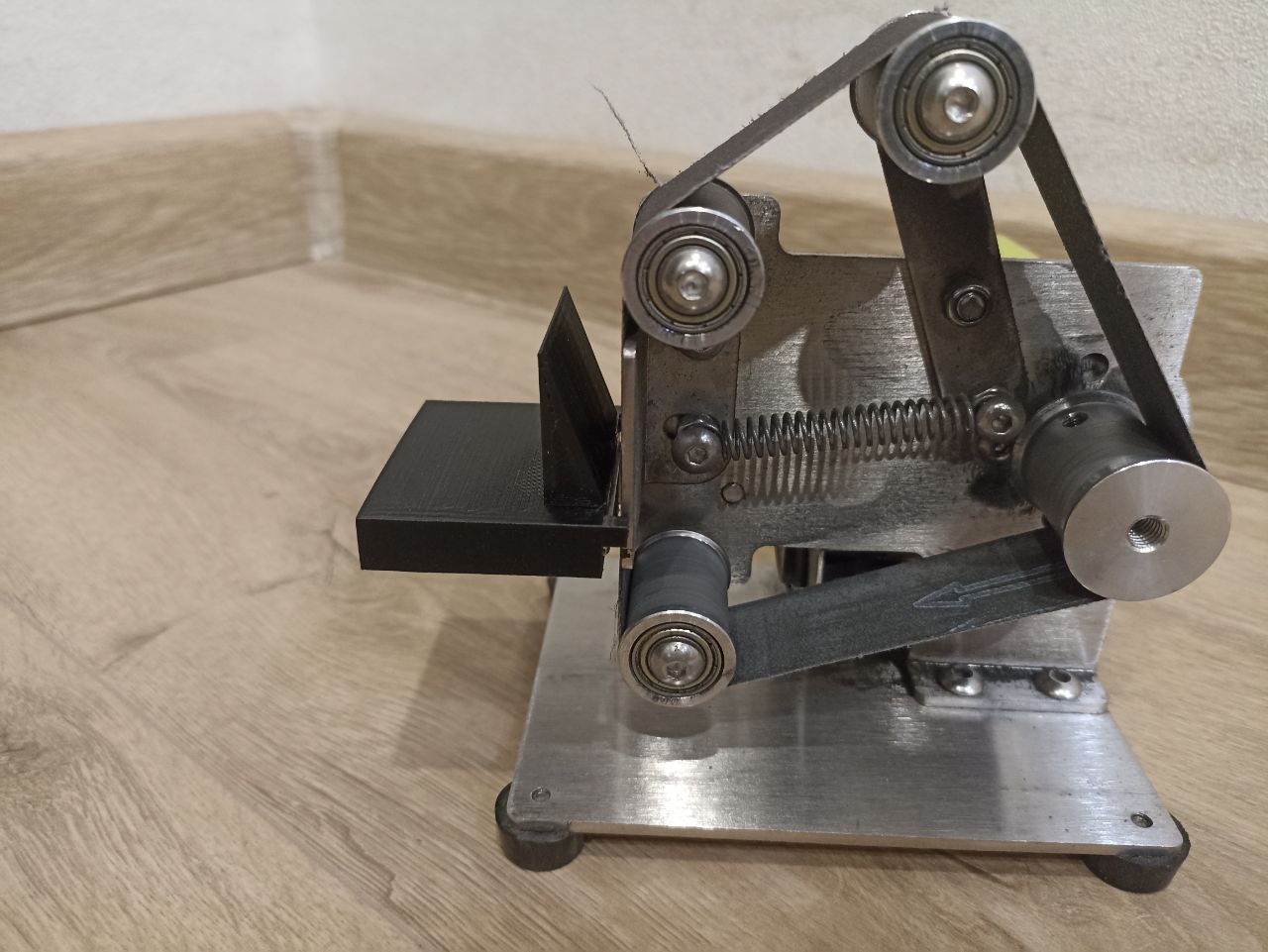 Knife sharpening guide for mini belt grinder by Mr | Download free STL ...