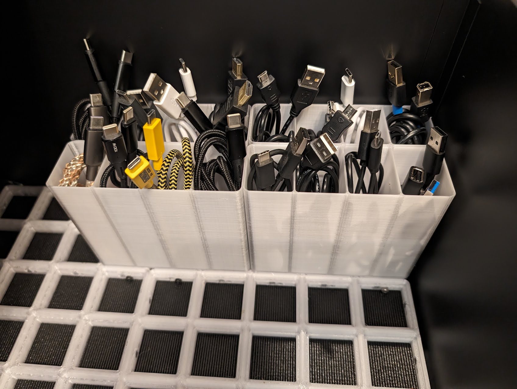 Gridfinity USB cable holder (3x1) by GowronSonofM ...