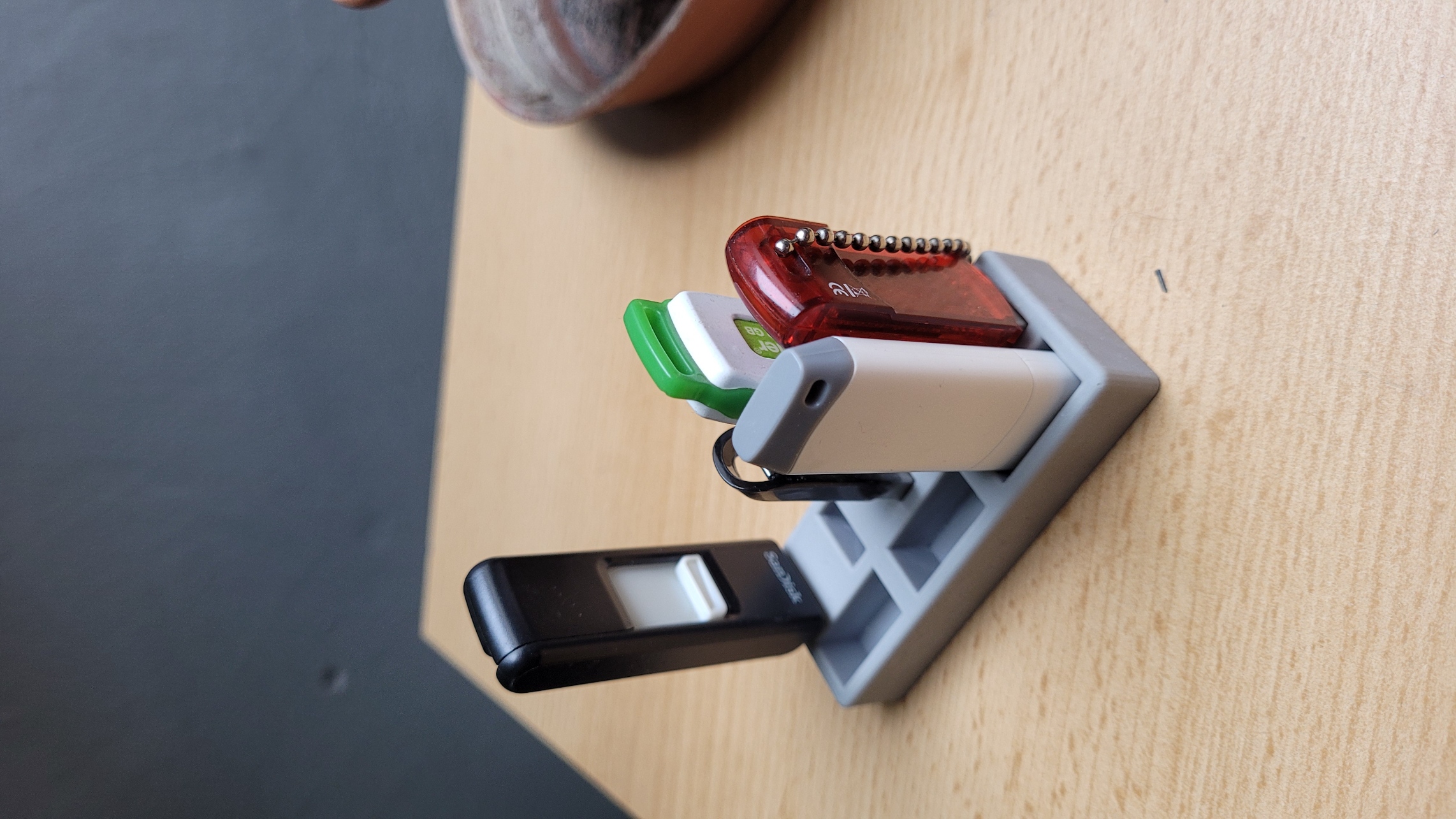 USB flash disk holder by Wafer_V2 | Download free STL model ...