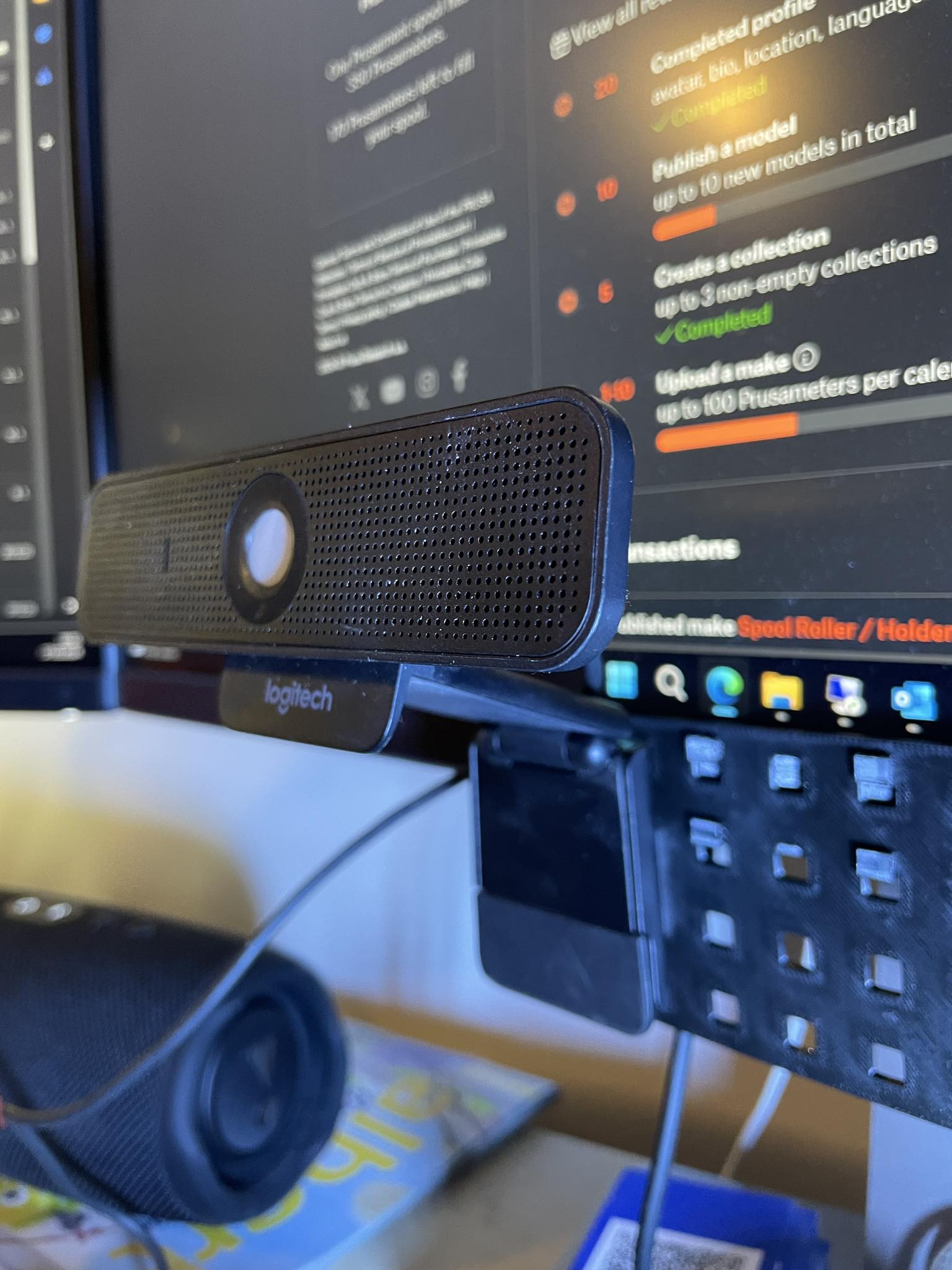 1/4'' camera thread screw with P1P pegboard hooks by Harrack | Download ...