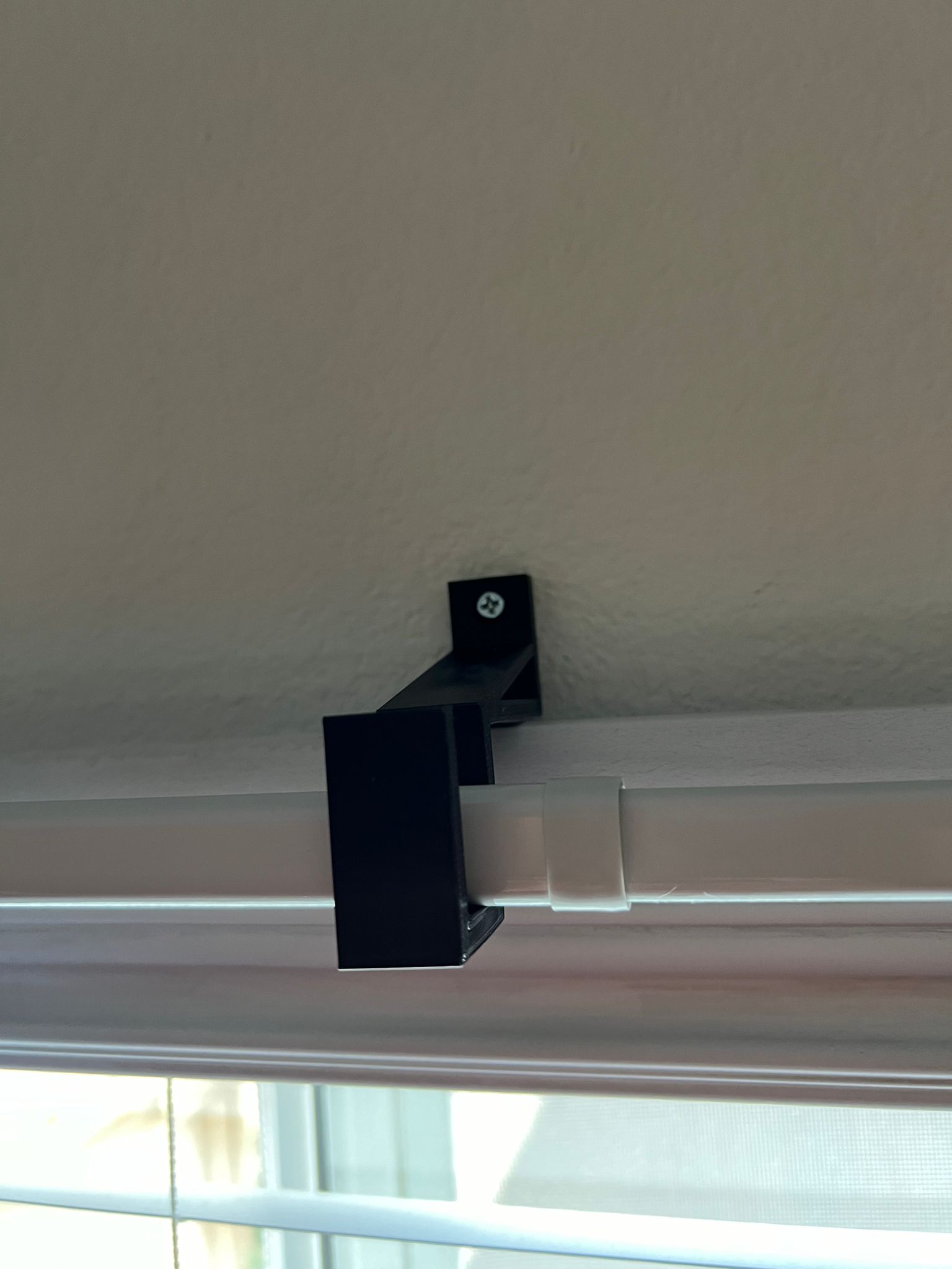 Reinforced Curtain Bracket by Ugo Nunes | Download free STL model ...