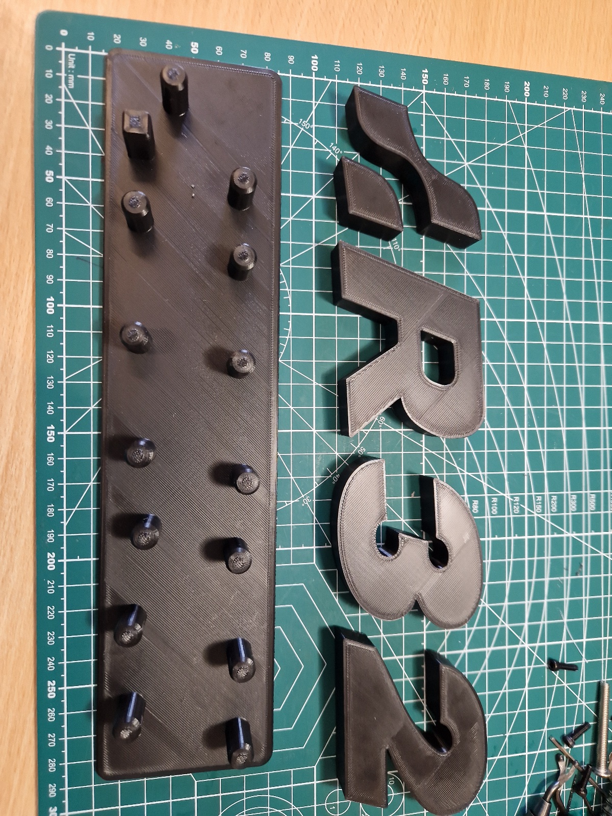 VW R32 logo with raised letters by Argo | Download free STL model ...