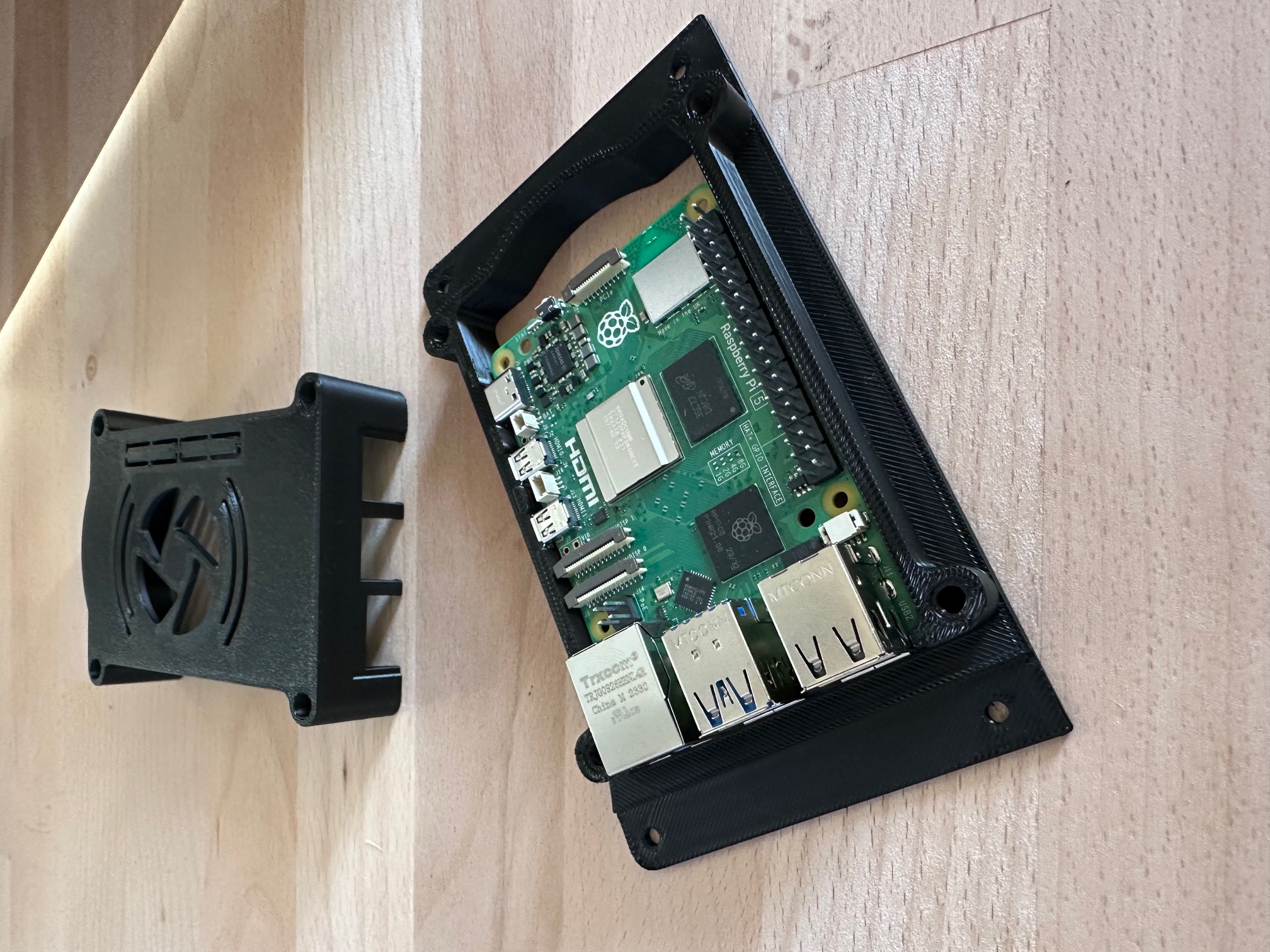 7" Touchscreen case for Raspberry Pi 5 by KORSiRO | Download free STL ...