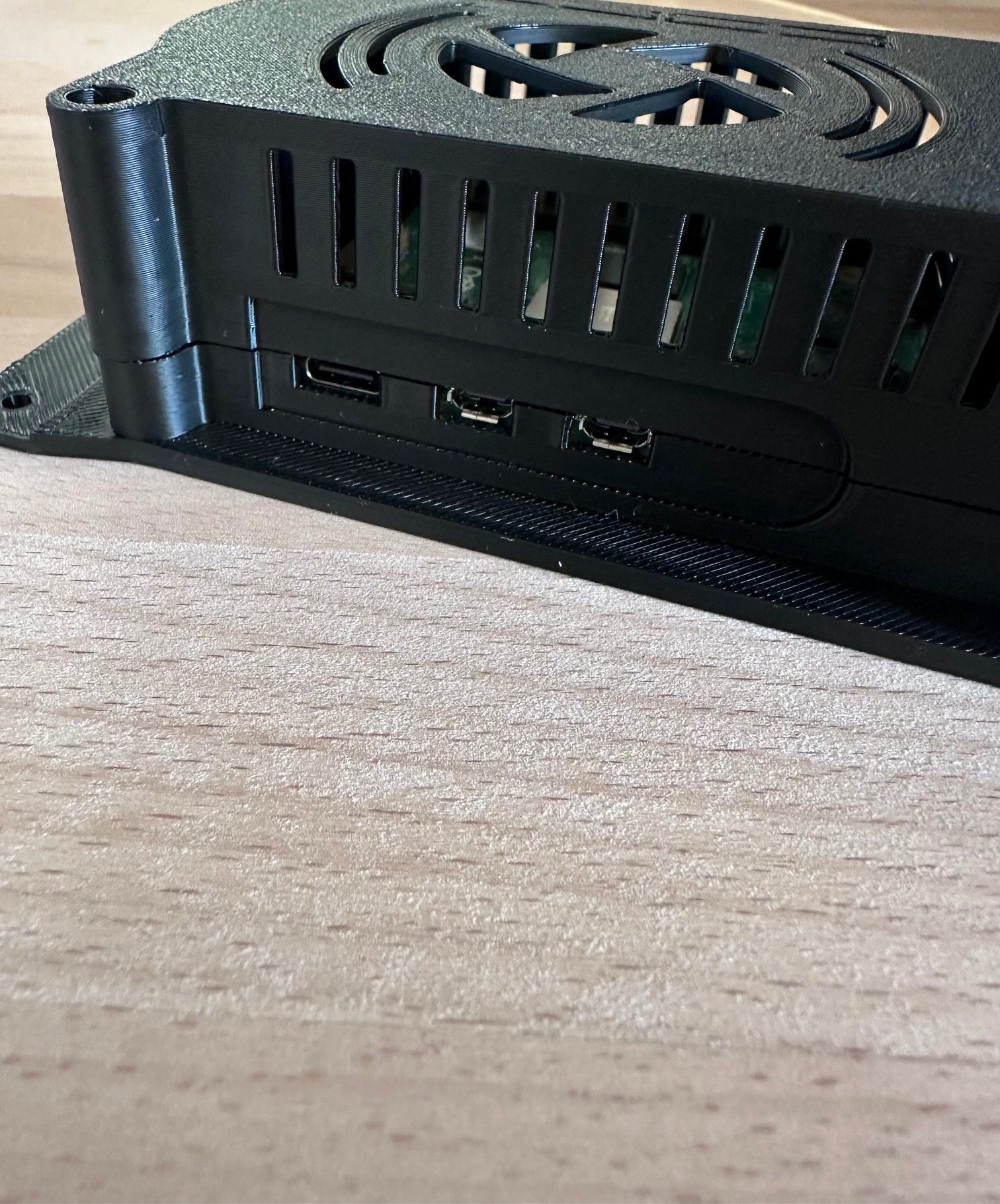 7" Touchscreen case for Raspberry Pi 5 by KORSiRO | Download free STL ...