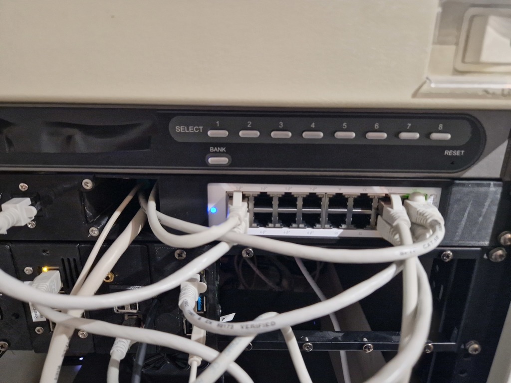 Modular 1U Rack Mount for UniFi USW-16-Lite-POE par reibuehl ...