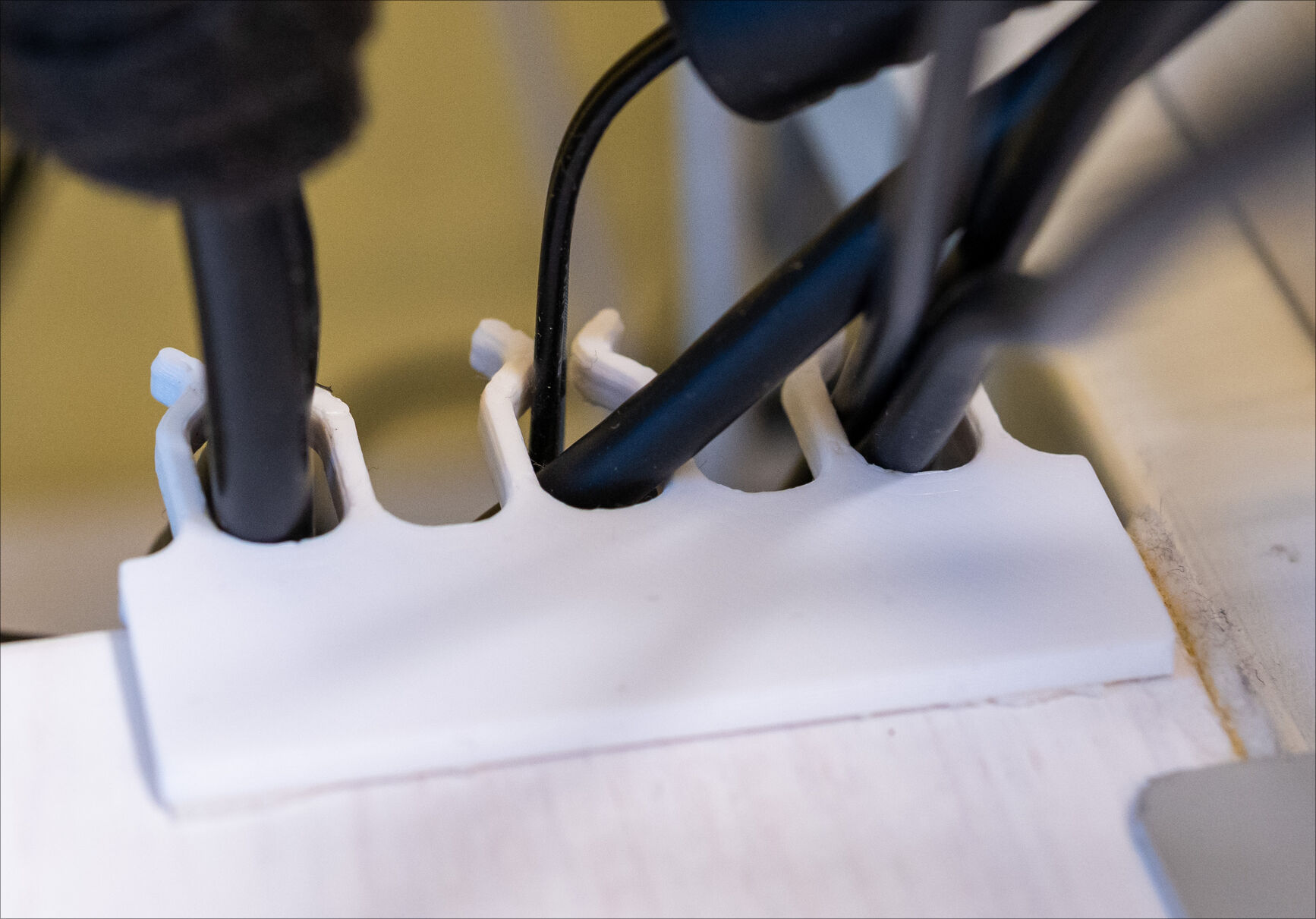 Table Cable Clip by Bent Derailleur | Download free STL model ...
