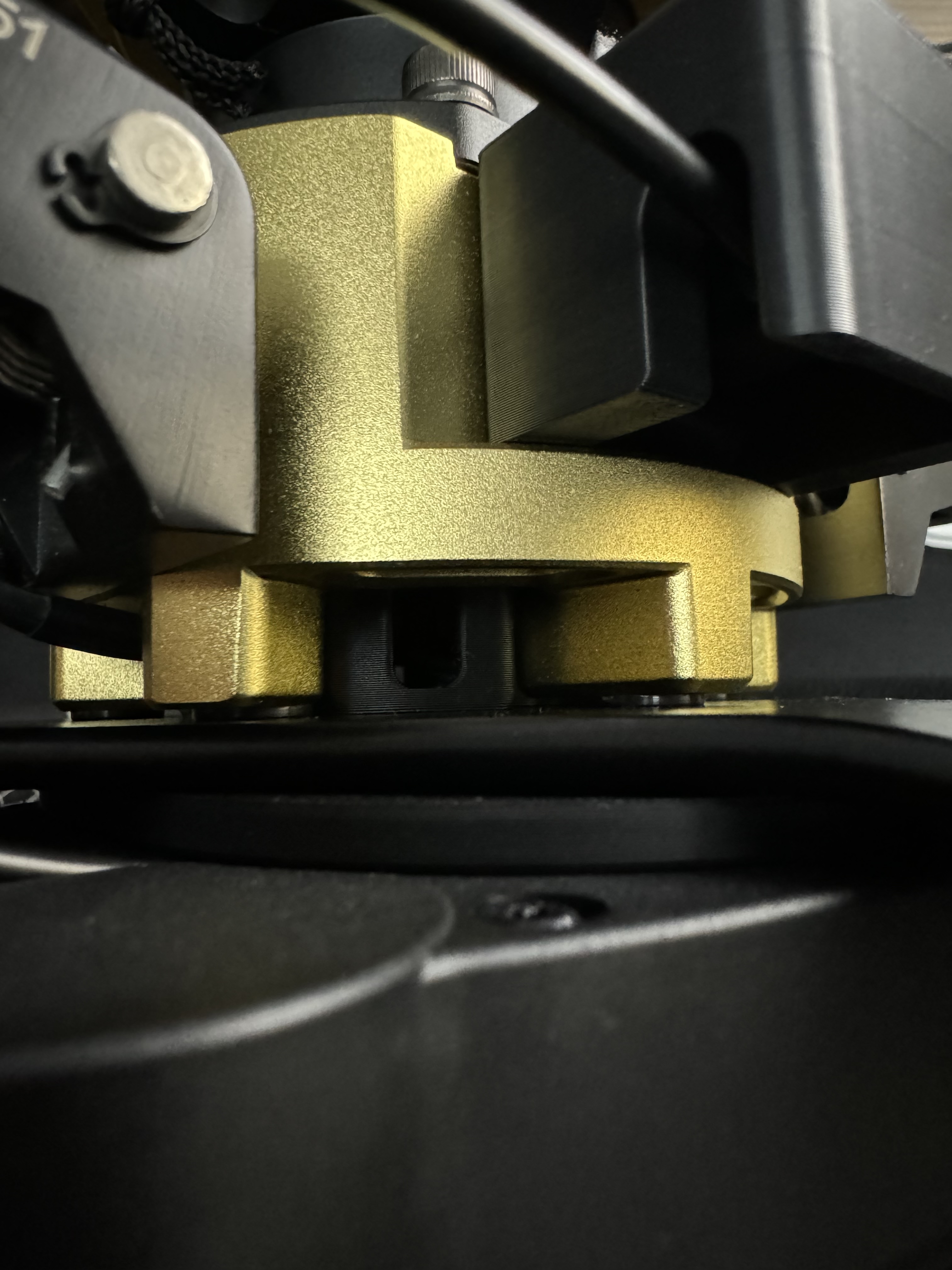 Fanatec Podium Hub no-screw cable cover by GdeGalleta | Download free ...