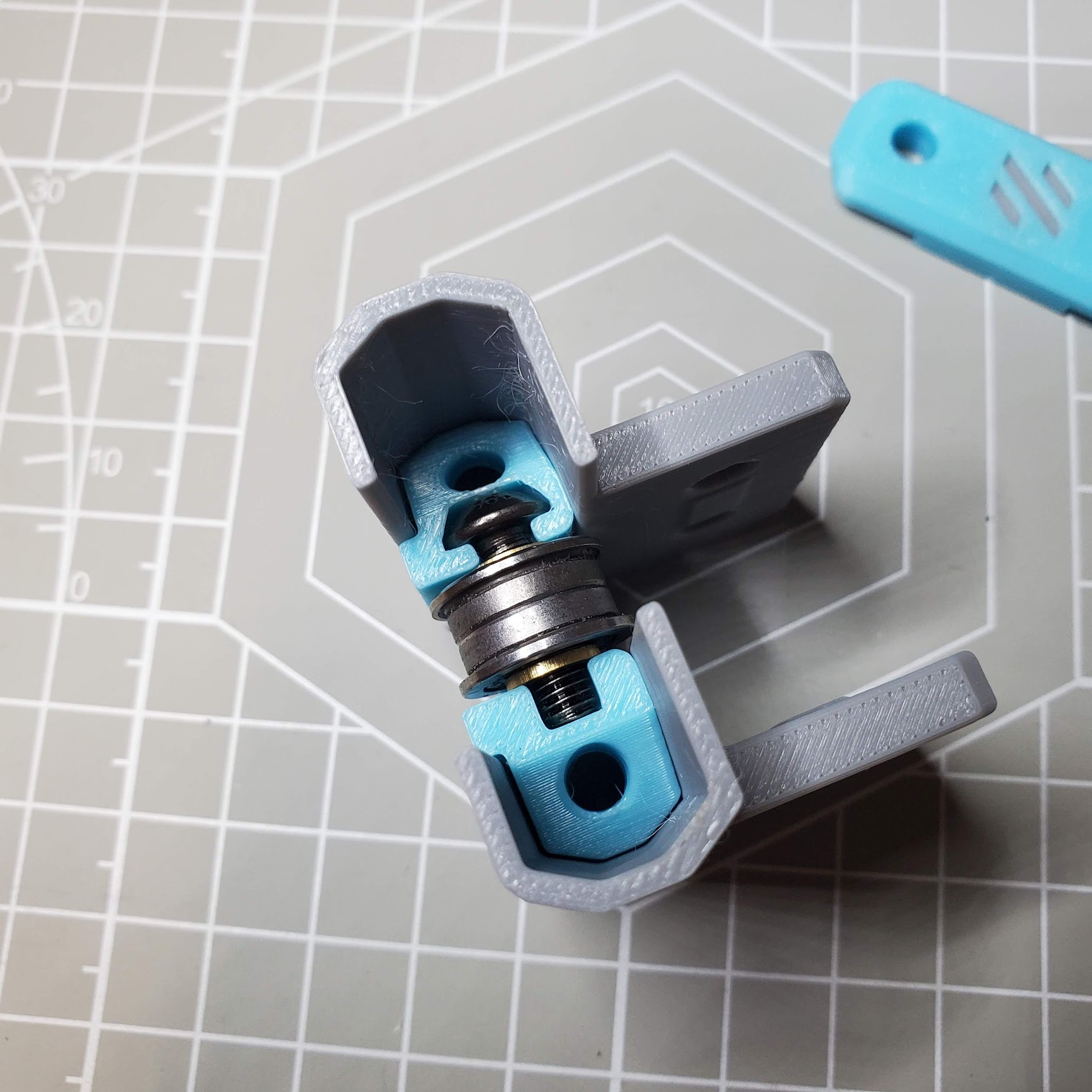 Beefy Front Idler, Trident carrier, for LDO BHCS screws by jwyse | Download free STL model ...
