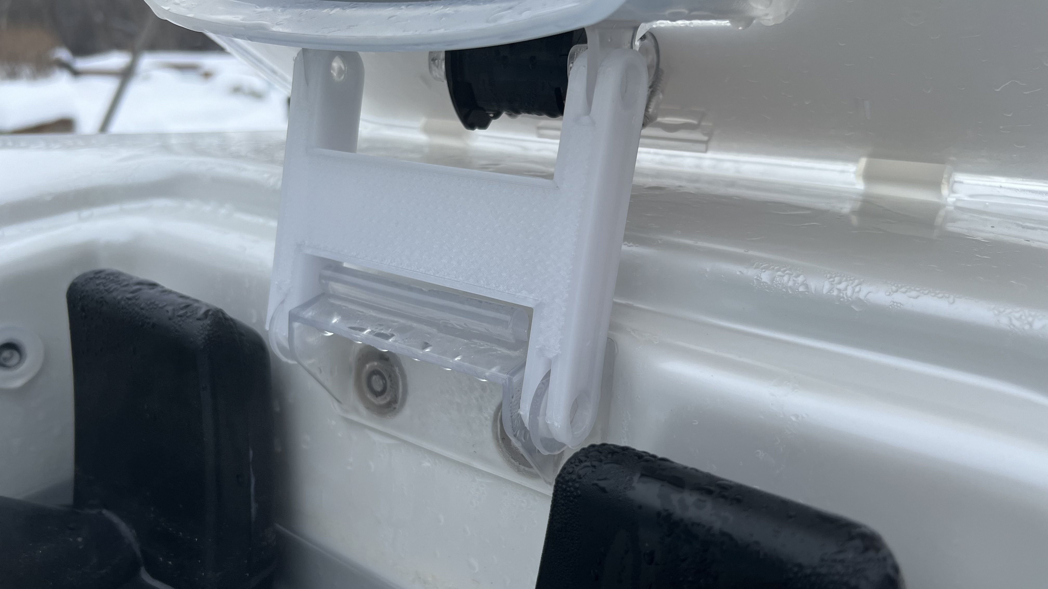 Bullfrog M8 Spa Headrest Bracket by cericthered | Download free STL ...