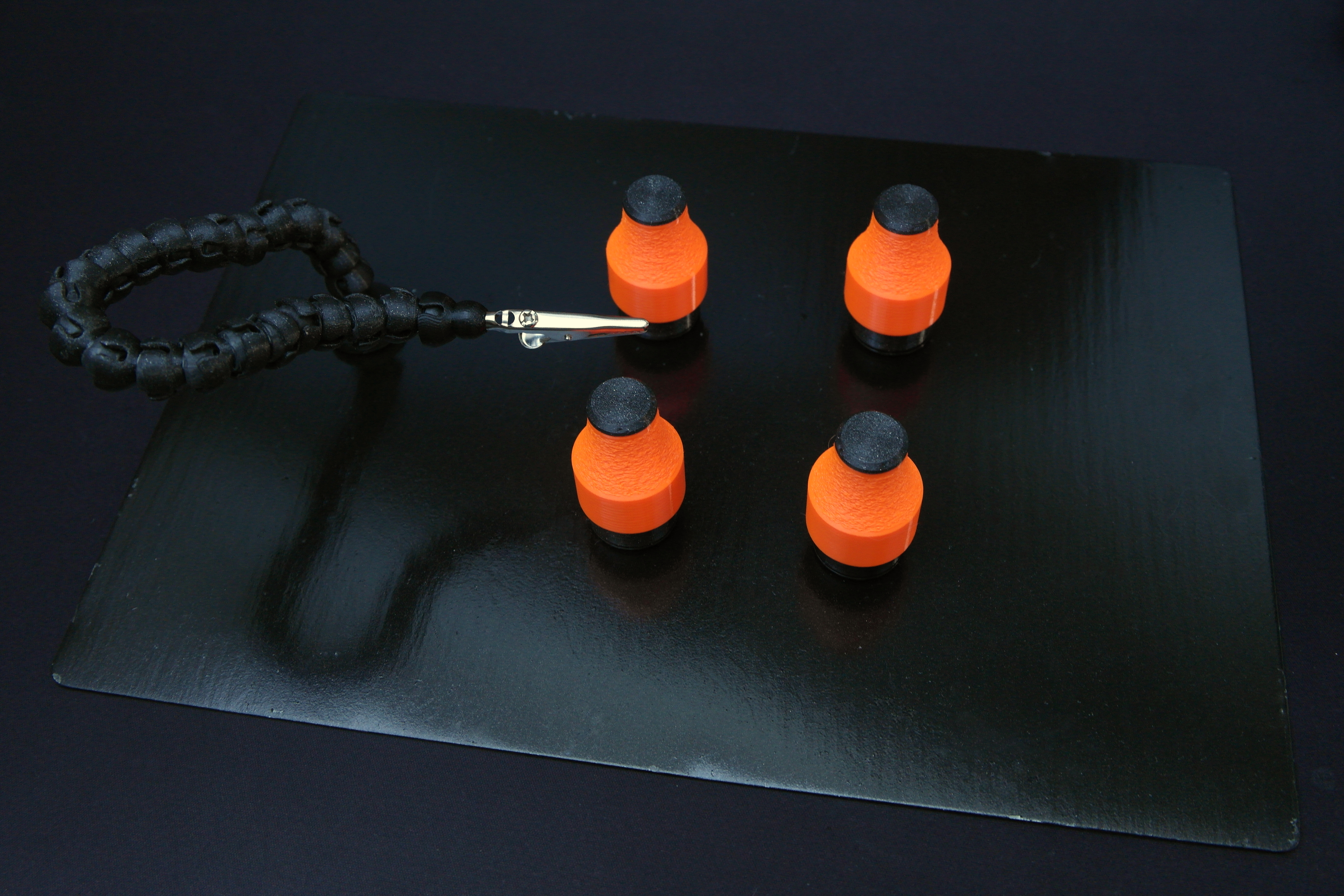 Soldering aid - third hand with magnetic base por MW | Descargar modelo ...