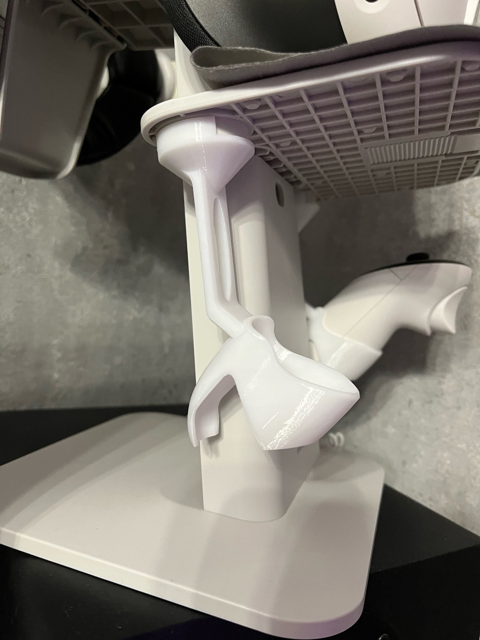 Quest 3 controllers holders for Kiwi Quest 2 stand by Max Sem ...