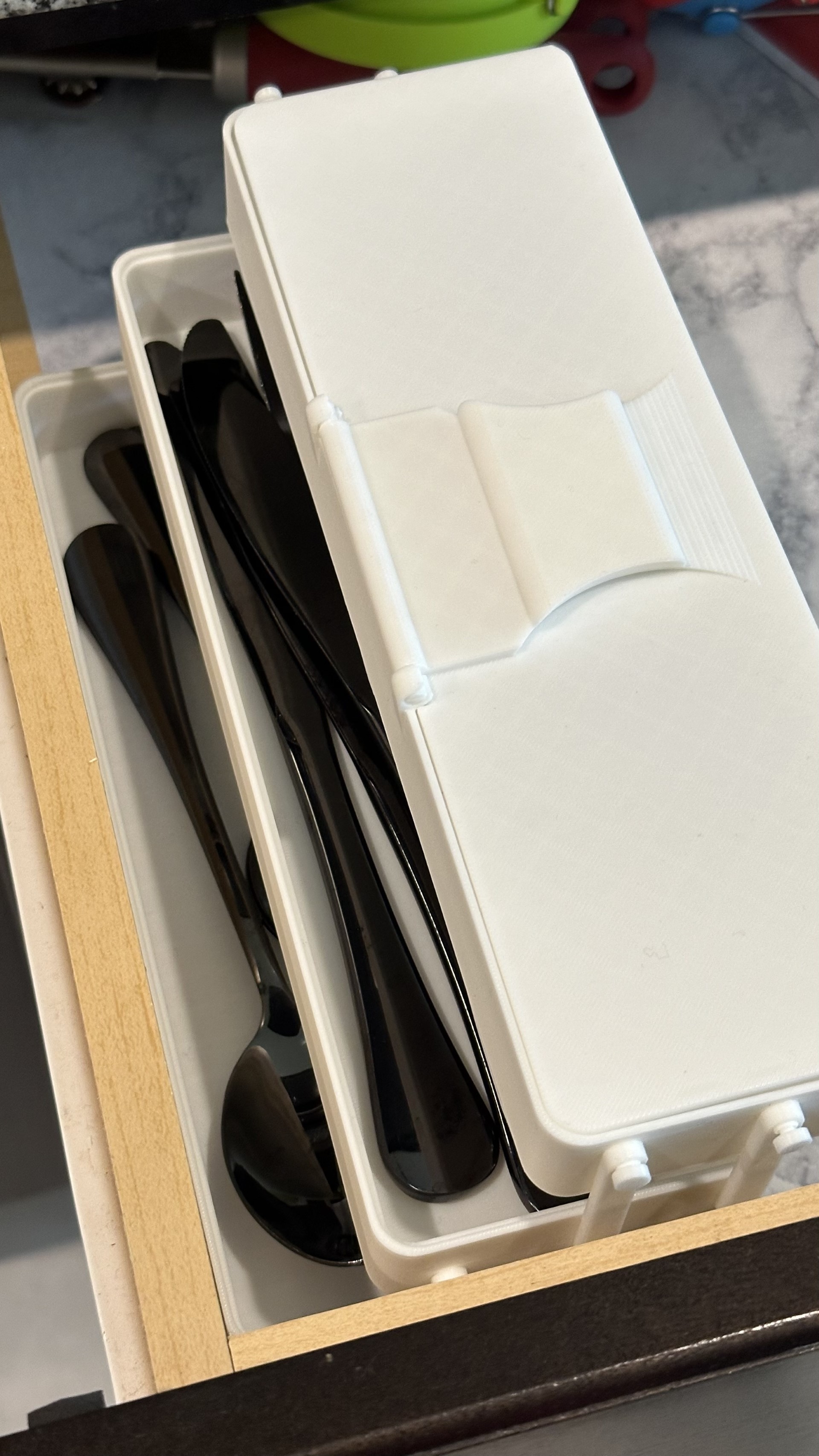 Cutlery Organizer / Silverware Organizer, Space Saving, Fits in normal ...