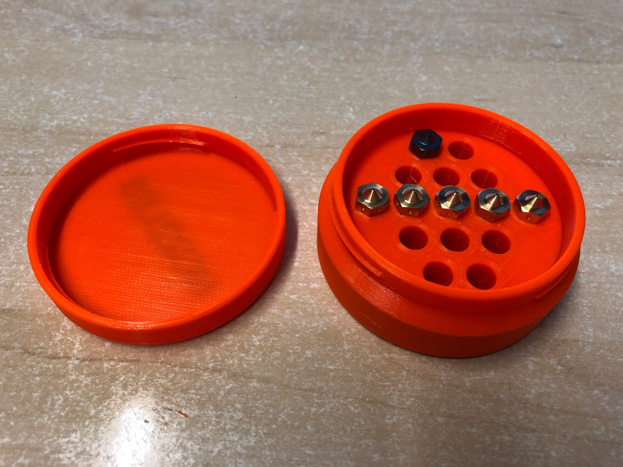 Screwtop Nozzle Container by Olef | Download free STL model ...