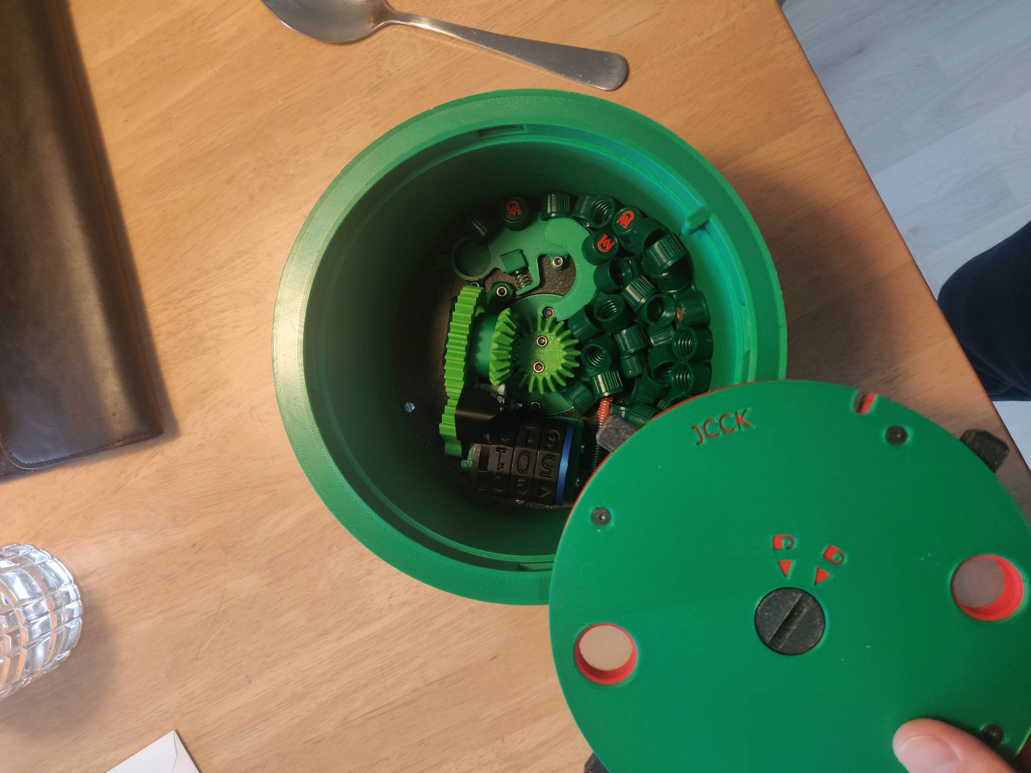 12:1 Underberg cap and counter par KristianSz | Boutique Printables