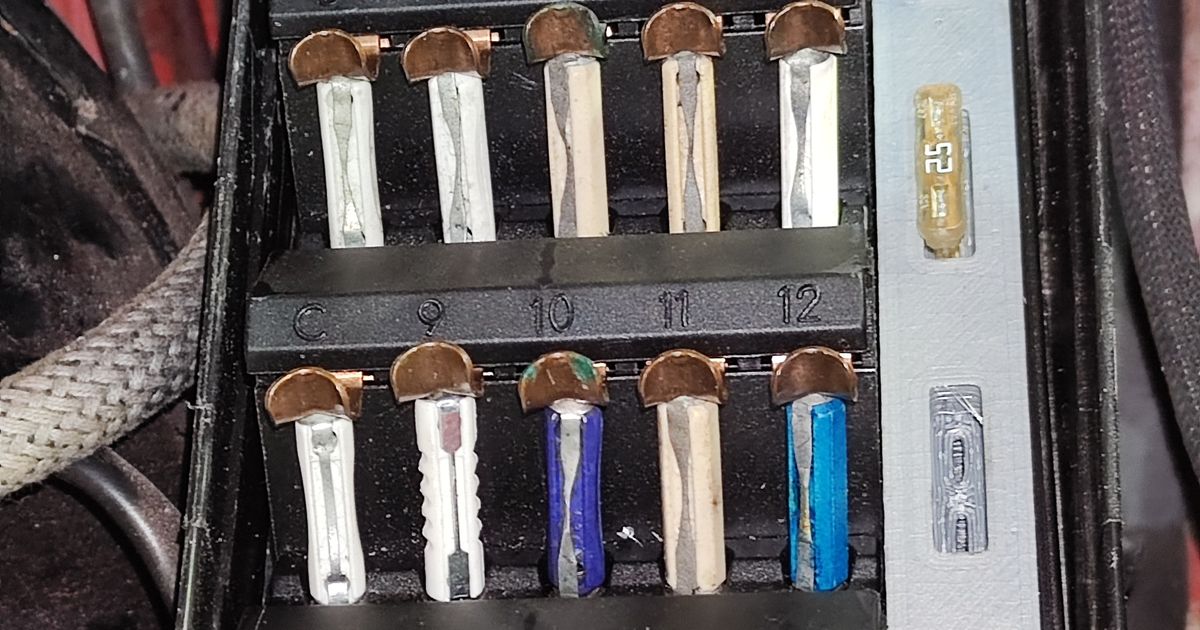 Mercedes W124 fuse rail by Silver99 | Download free STL model ...