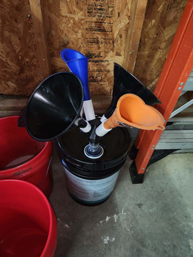 Multi Funnel Holder - Oil Drip Collector by Gunterlicious | Download ...