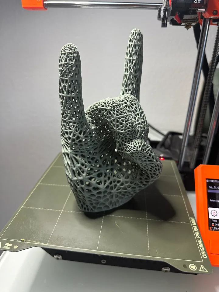 Voronoi Rock Hand by Marcel Baumgartner | Download free STL model | Printables.com