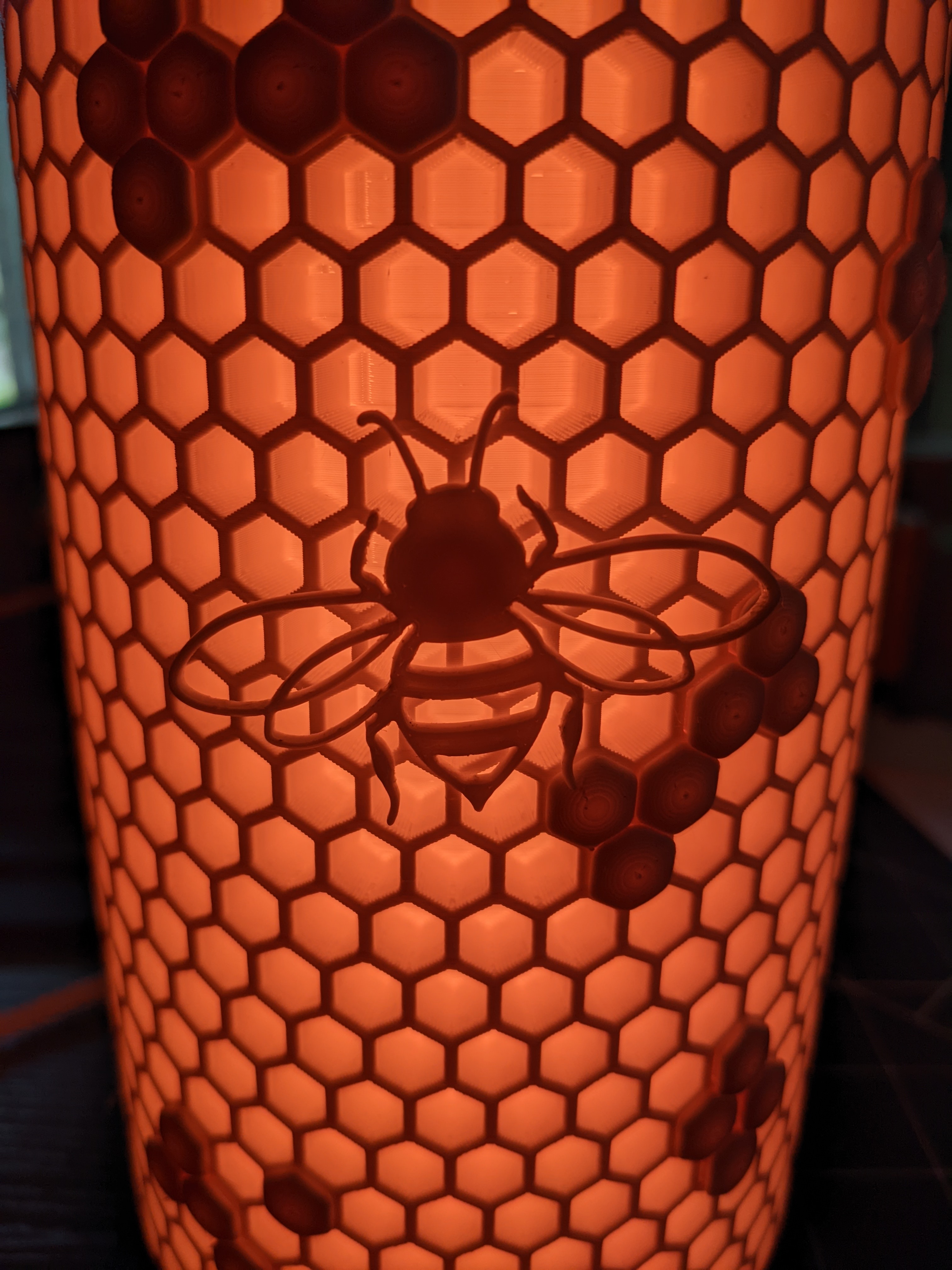 Bee Decal (for Honeycomb lamp shade) by DrDunphy | Download free STL ...