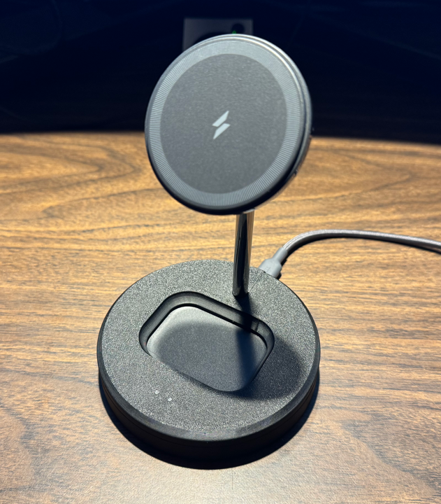 Anker PowerWave base alignment adapter for AirPods Pro by Khaled Abdul ...