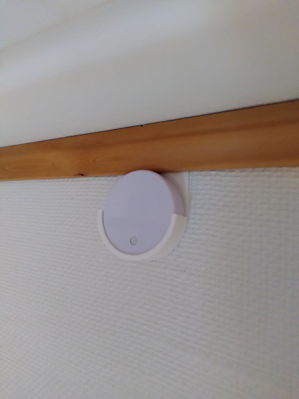 Fastenerless Ruuvitag mount by BronzeCycle | Download free STL model ...