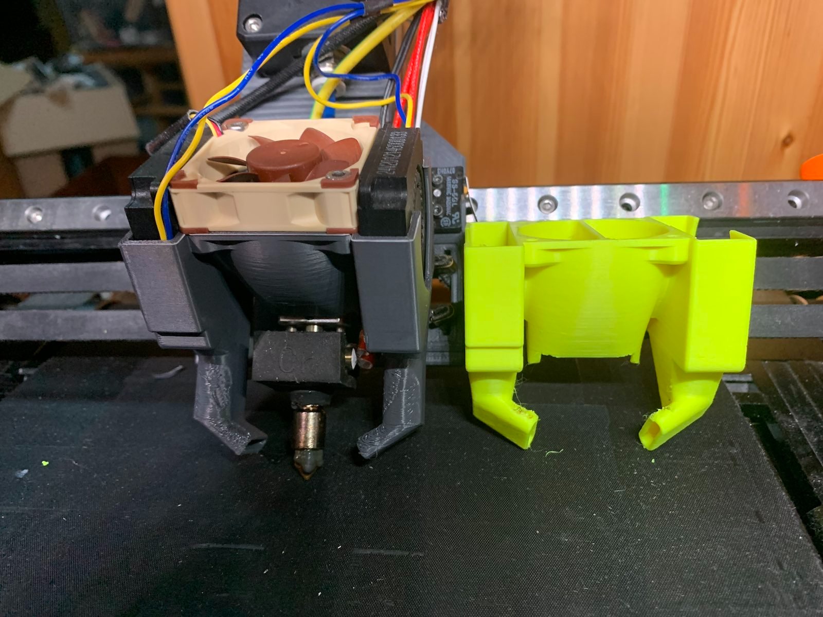 eB Dual 4010 Fan Shroud - Longer Ducts (+16mm) for Ender 3 CR-10 CR-30 etc. by Ritchbitch ...