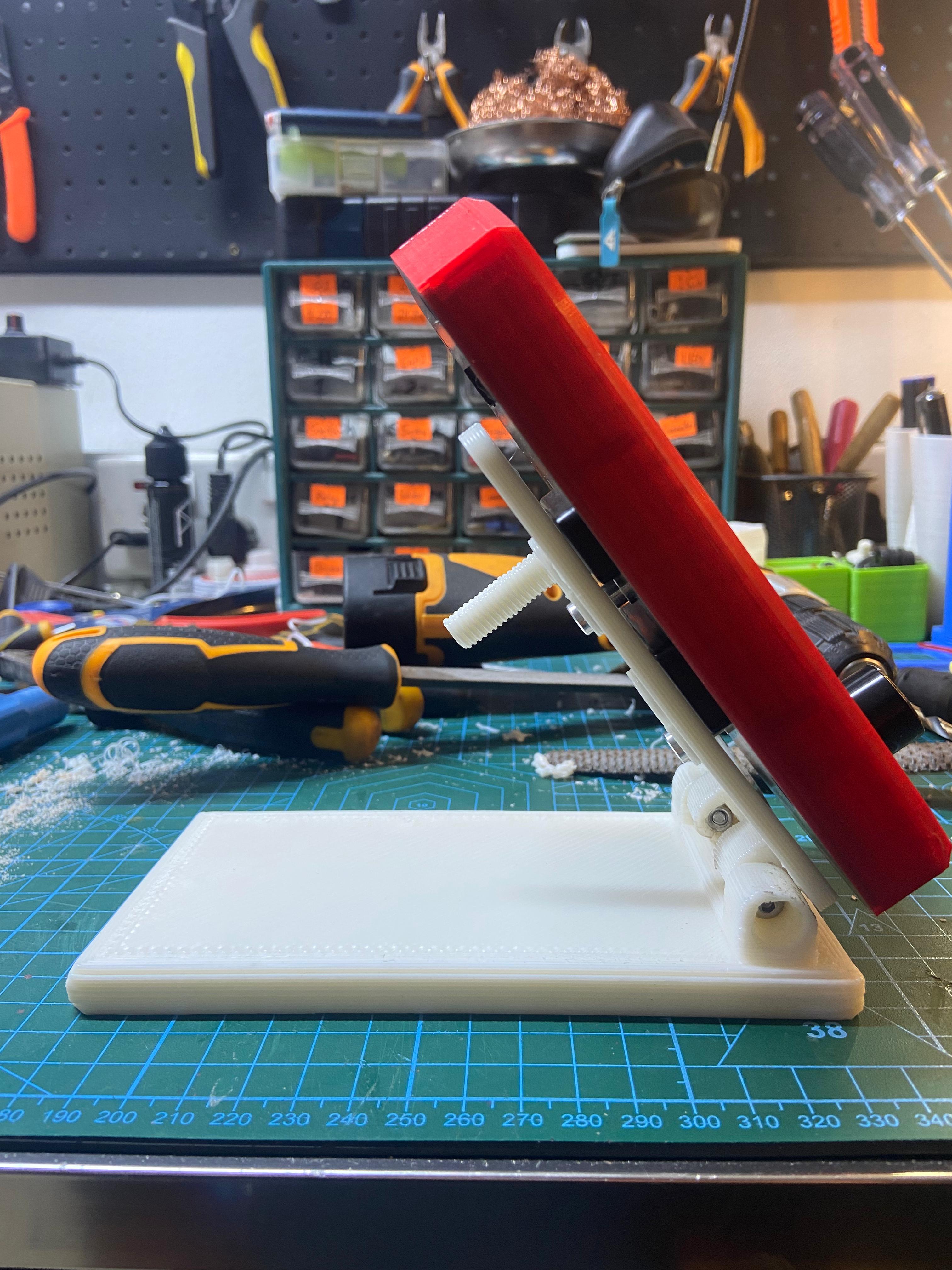 Ender 3V.2 Screen Table Stand by Ammar Legato | Download free STL model ...
