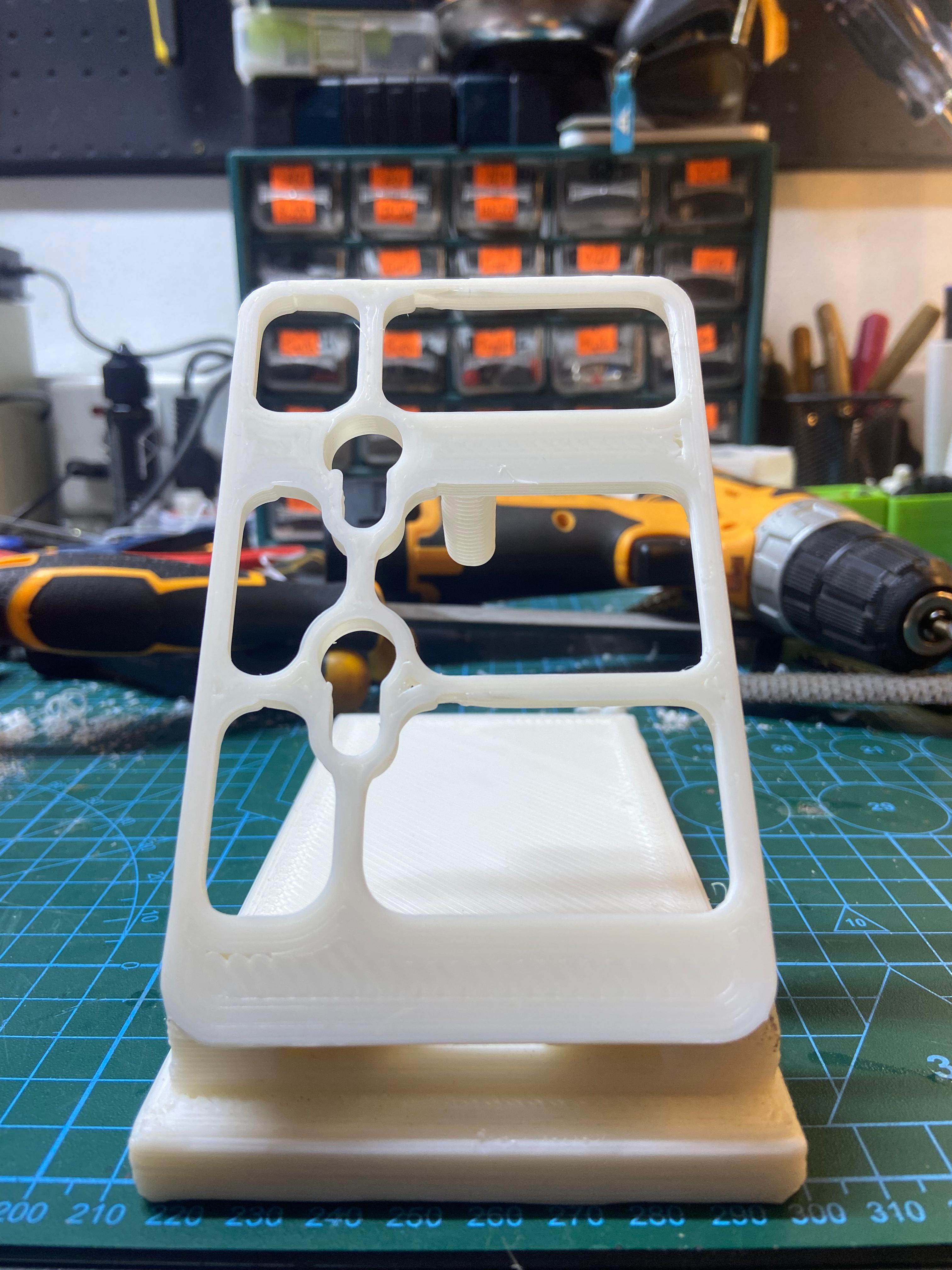 Ender 3V.2 Screen Table Stand von Ammar Legato | Kostenloses STL-Modell ...