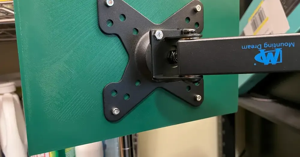 OpenSCAD files for 100mm x 100mm VESA mount by OldCoder | Download free ...