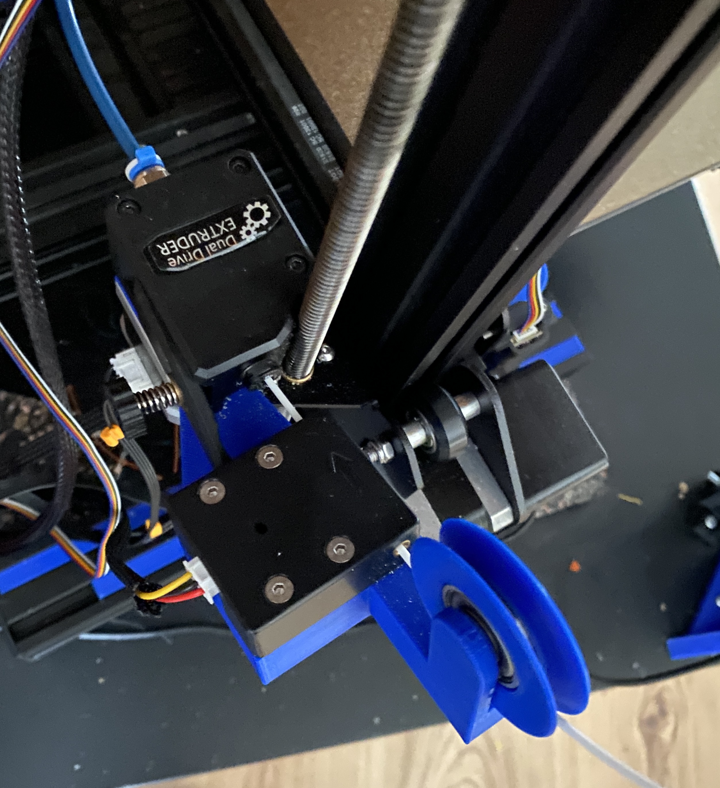 Creality Runout Sensor with Filamentguide by Acki | Download free STL ...