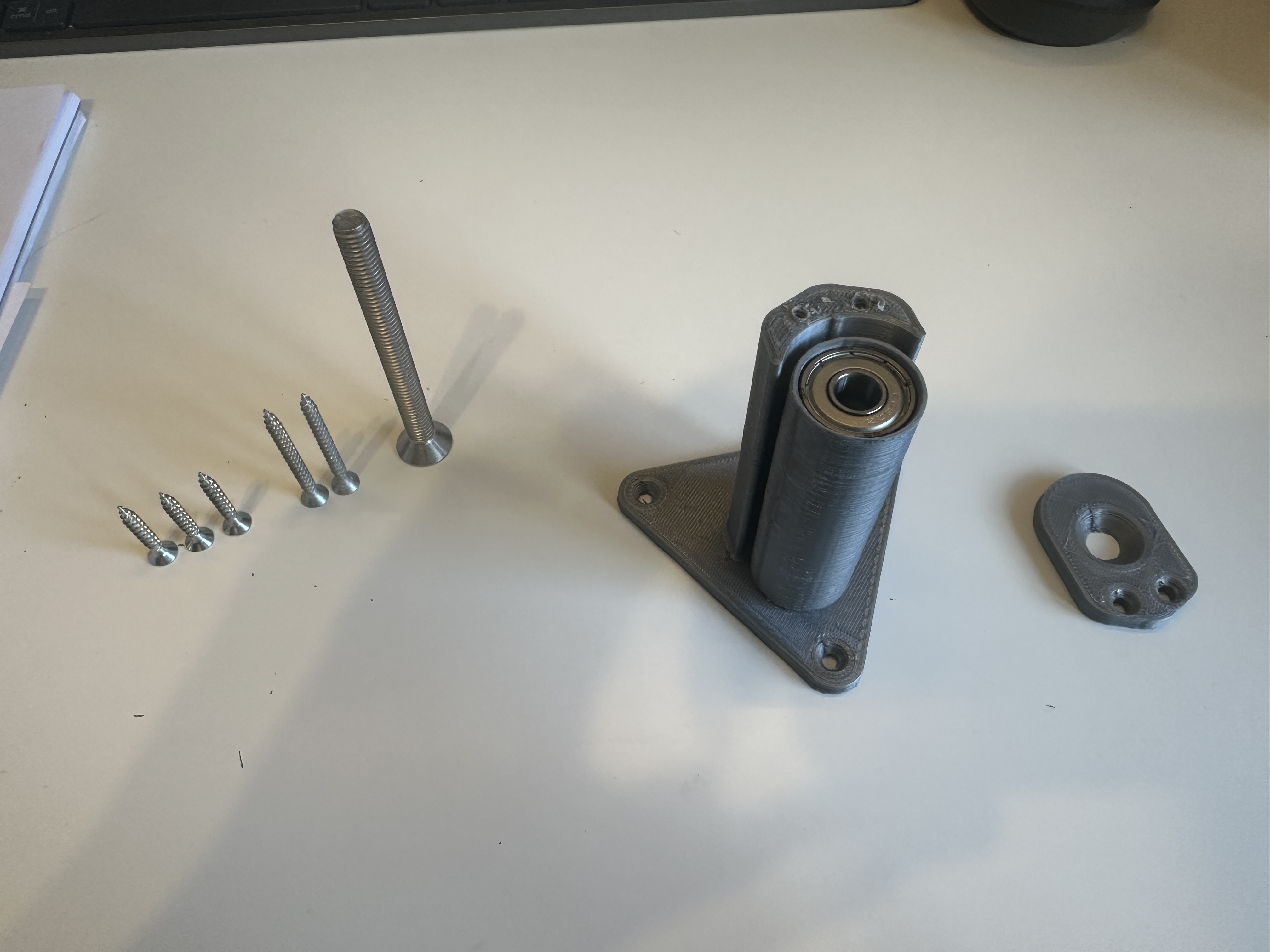 Side spool holder with bearings by Tringi4 | Download free STL model ...