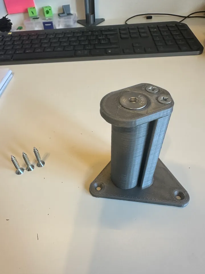 Side spool holder with bearings by Tringi4 | Download free STL model ...