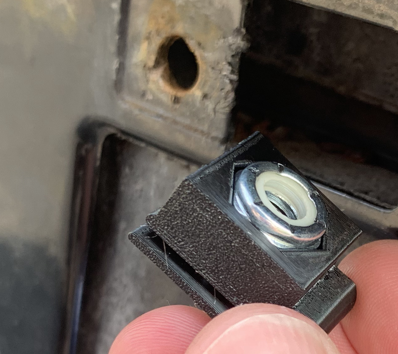 Nissan License Plate Clip by Michaël Fortin | Download free STL model ...