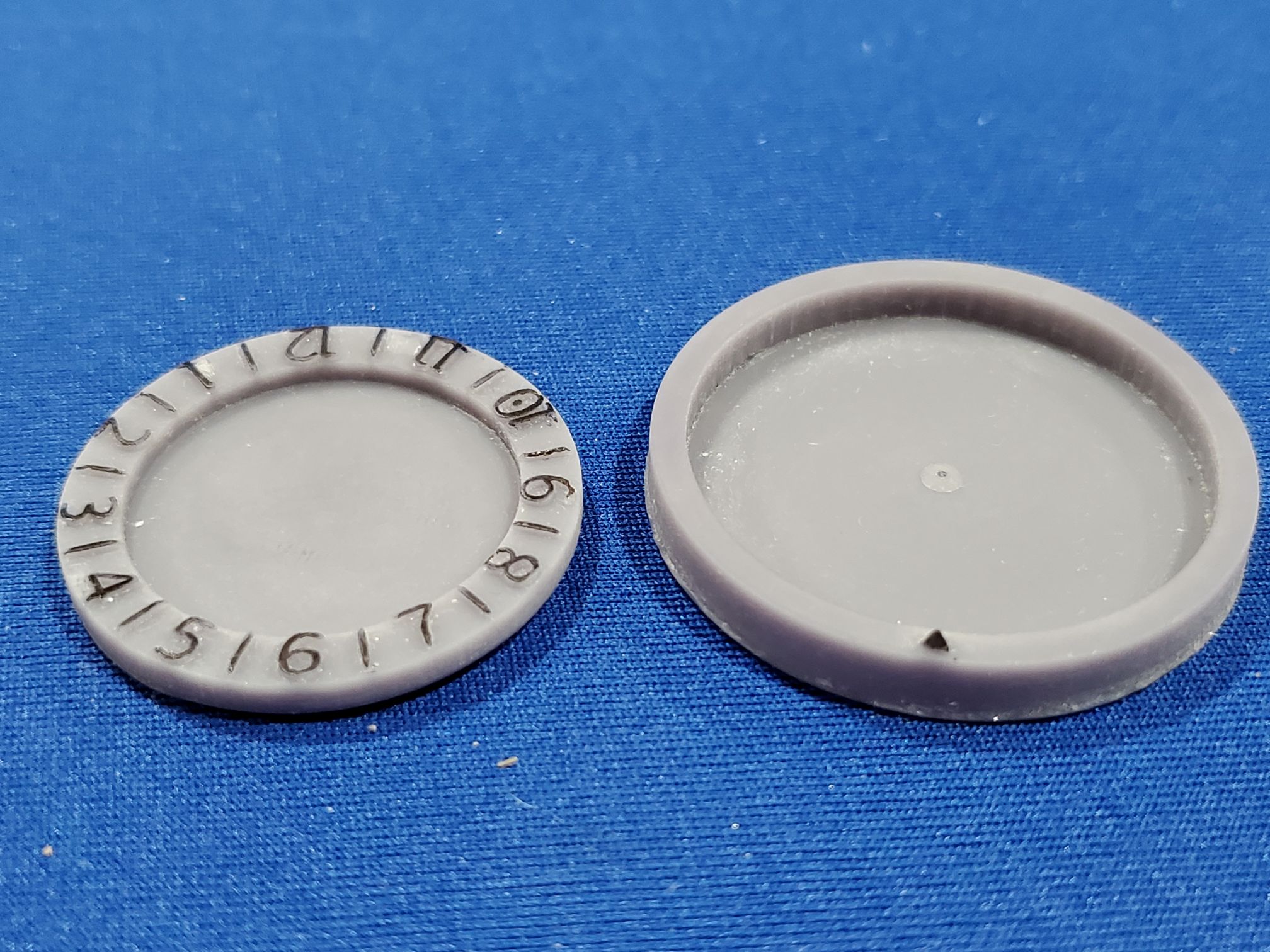 A Spinny for Your Mini (Dial Tracker Miniature Base) by ZeGerkin ...