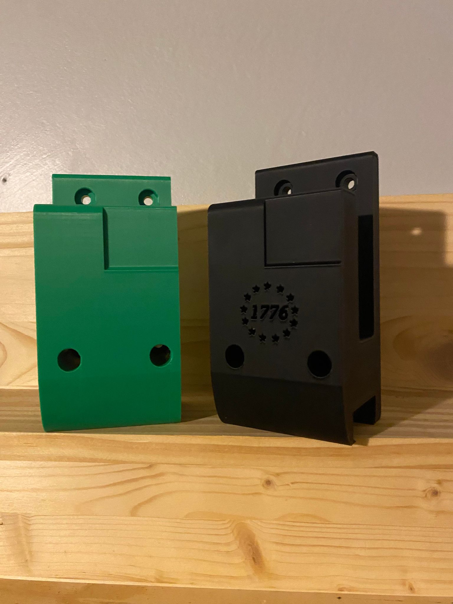 AR Wall Mount w/ Mag Holder by Micheal012 | Download free STL model ...