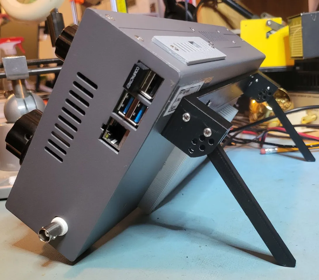 Adjustable tilt legs for sBITX V2/V3 by rkayakr | Download free STL ...