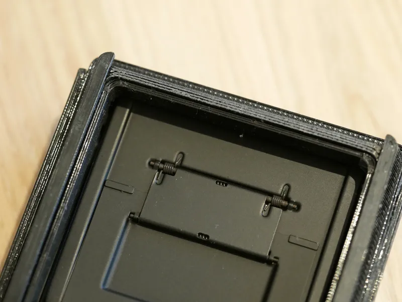 Version 2. Escura Hasselback focusing screen spacer & viewfinder holder ...