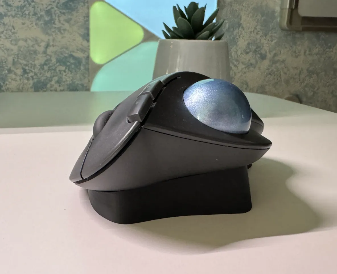 Logitech M575 ergonomic base by marco_t | Download free STL model ...