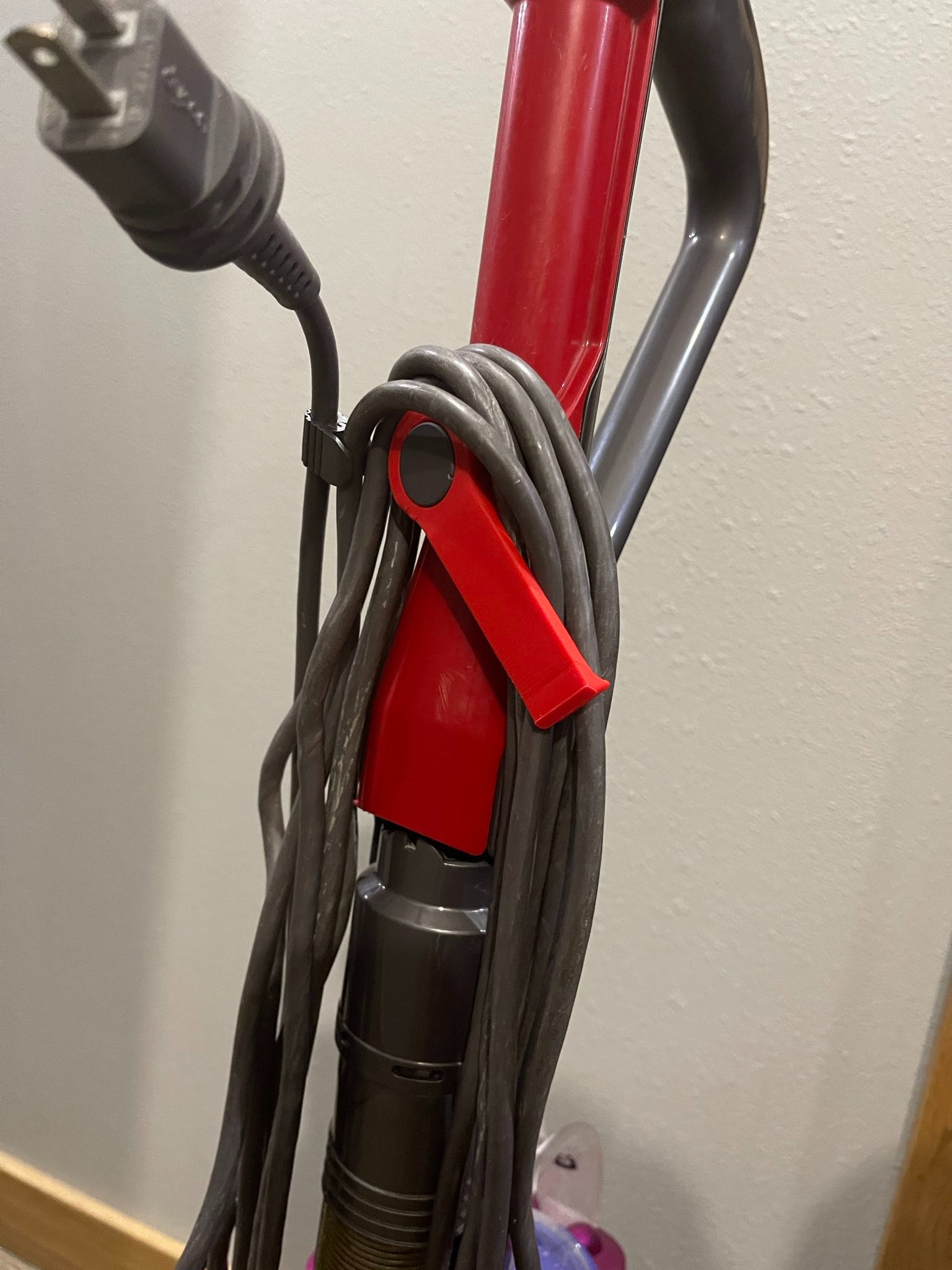 Dyson Vacuum DC65 Top Cord Holder by Tony Virelli | Download free STL ...