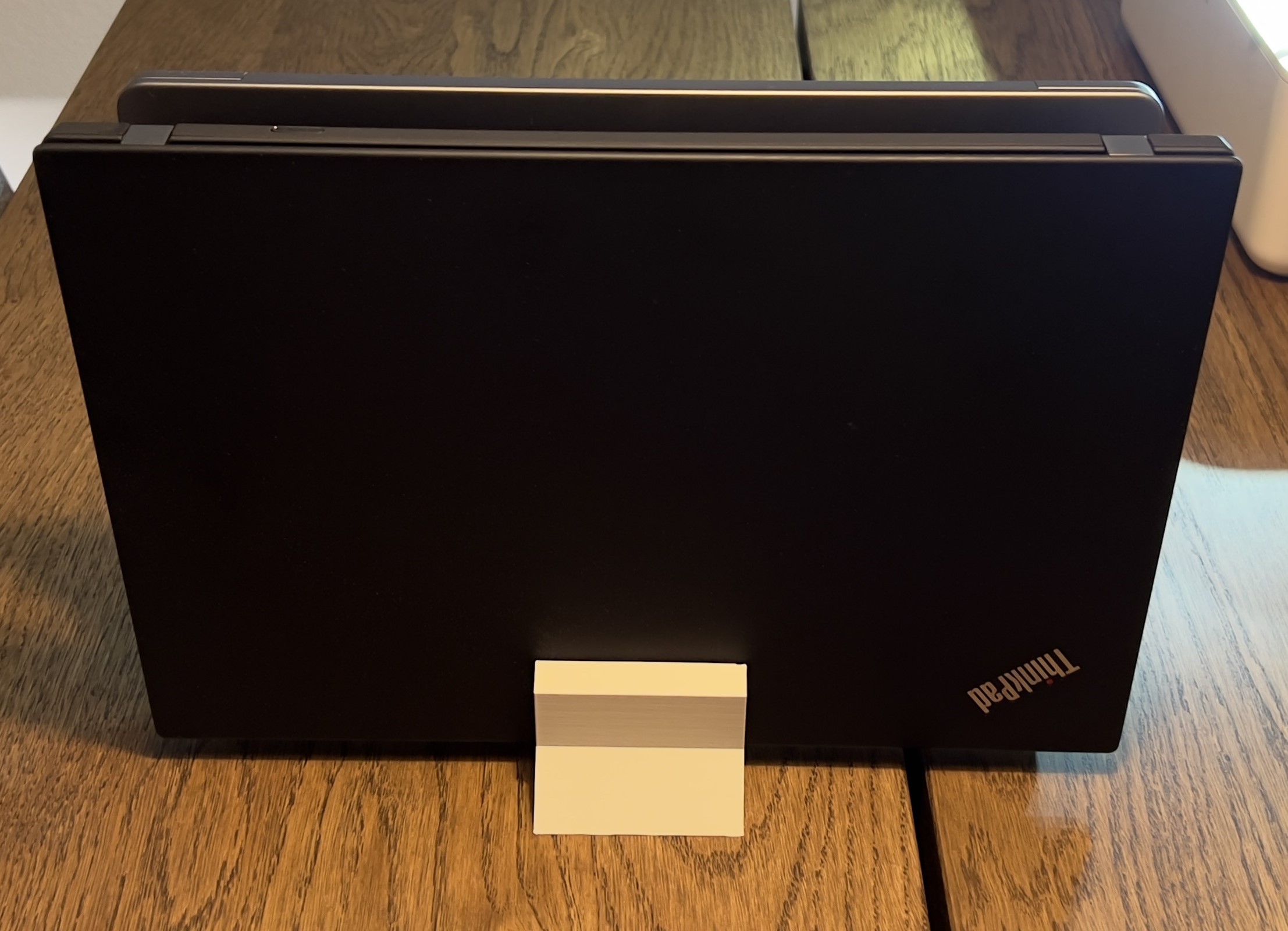 Laptop stand vertical for two laptops by Slikhut | Download free STL ...