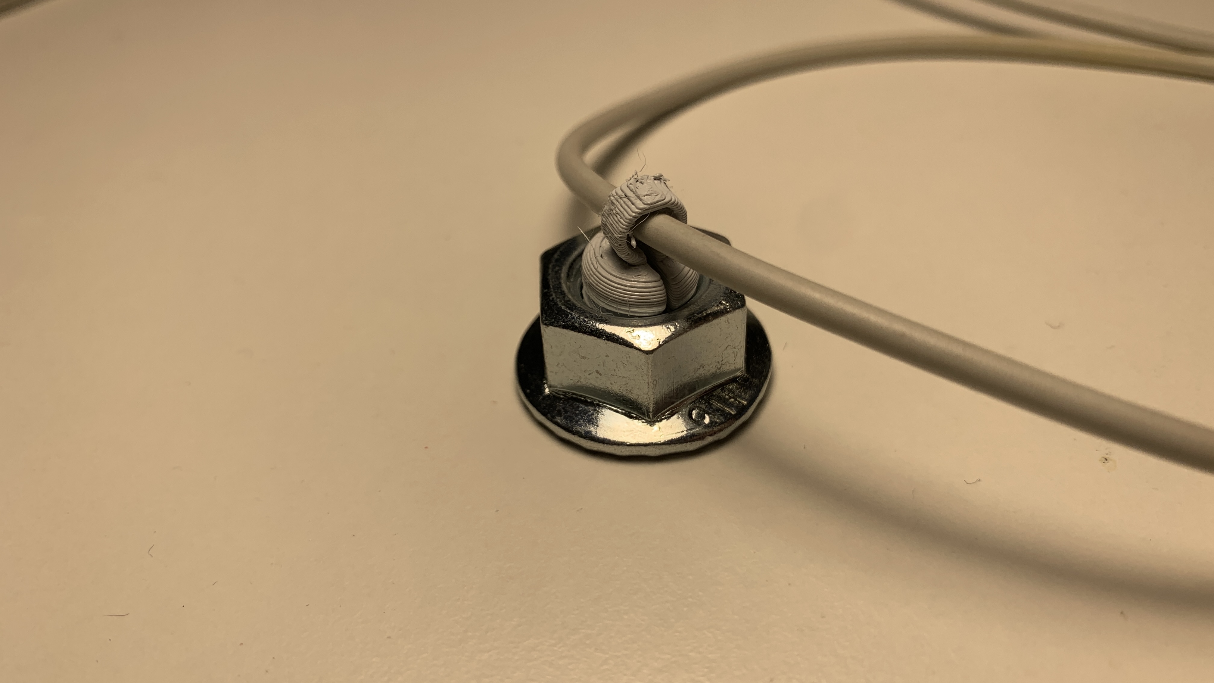 Charging cord counterweight by CHAPINONG | Download free STL model ...