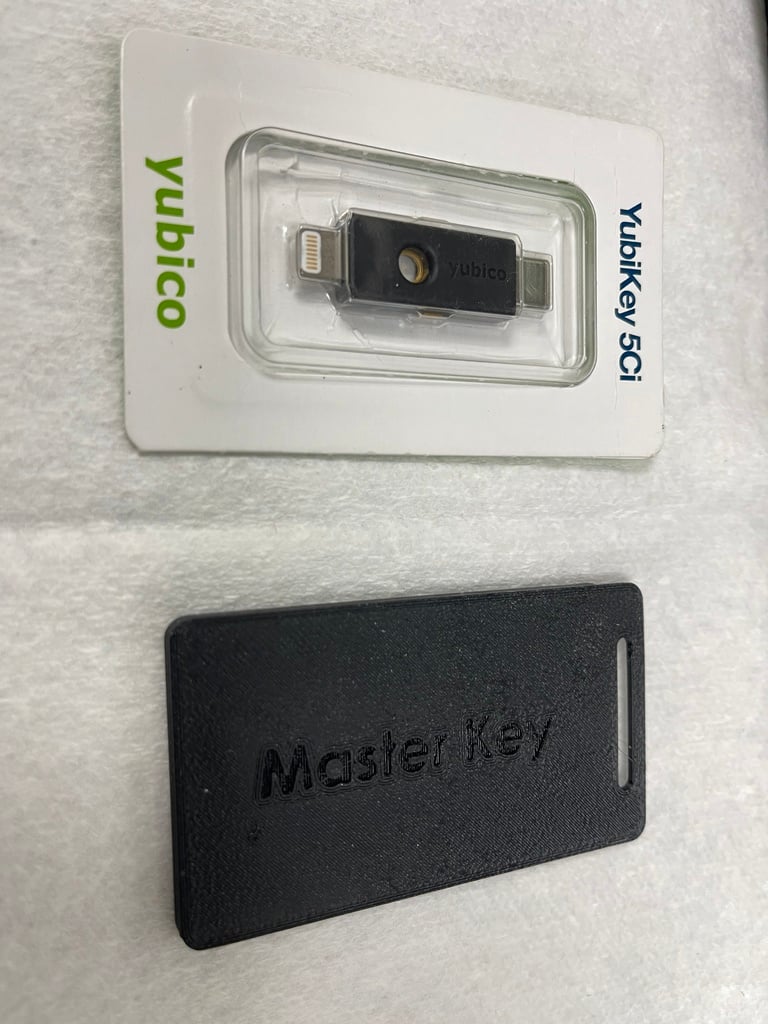 YubiKey 5C sleeve (cover) von 3D Huynh | Kostenloses STL-Modell ...