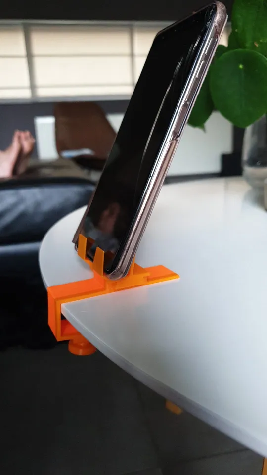 Cellphone stand with screwclamp by MakerRonald | Download free STL ...