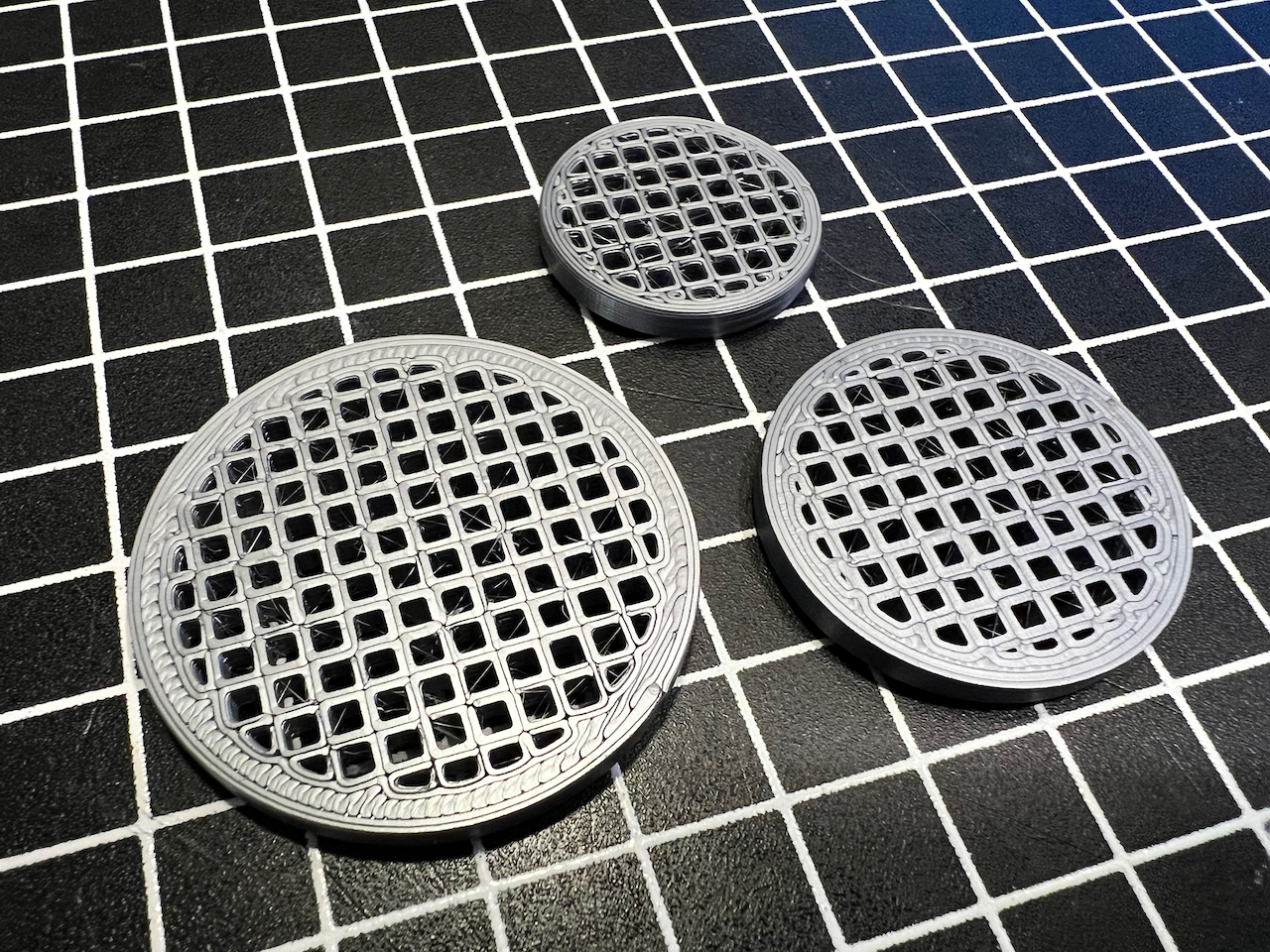 Miniature Bases Grate Pattern by RobertusMaximus | Download free STL ...